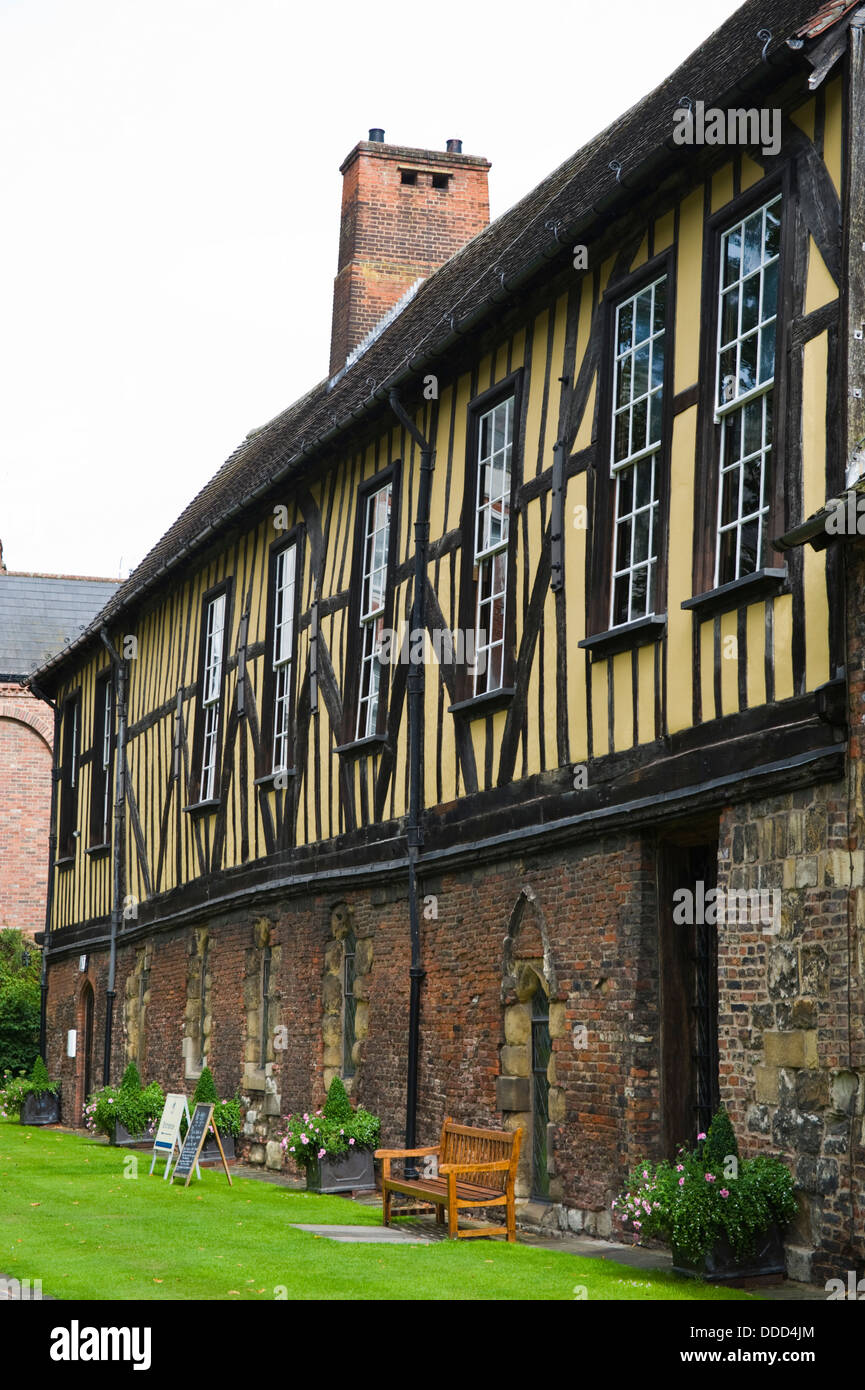 Medieval guildhall hi-res stock photography and images - Alamy
