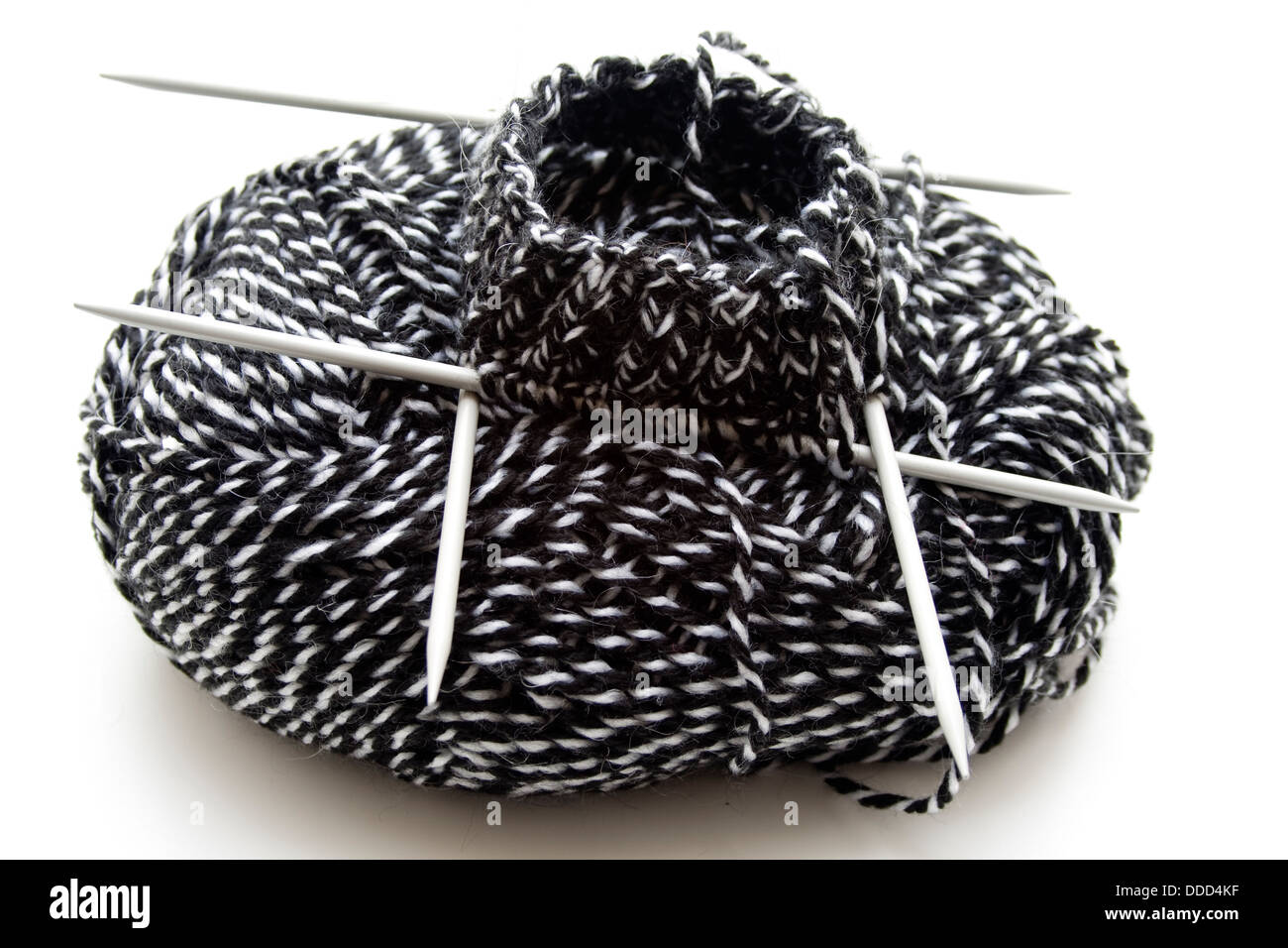 Cord wool with cord needles Stock Photo - Alamy