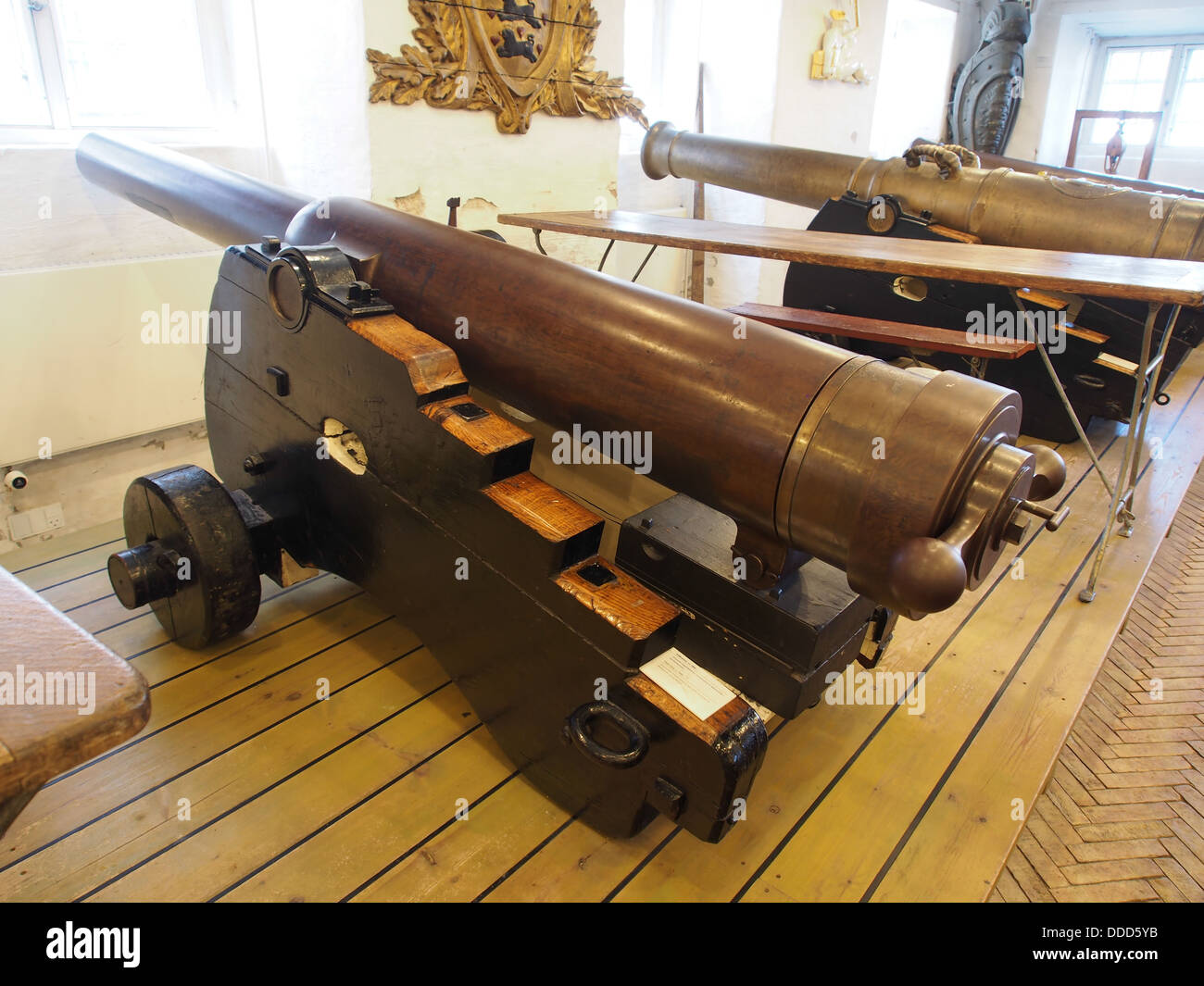 Breech loading hi-res stock photography and images - Alamy