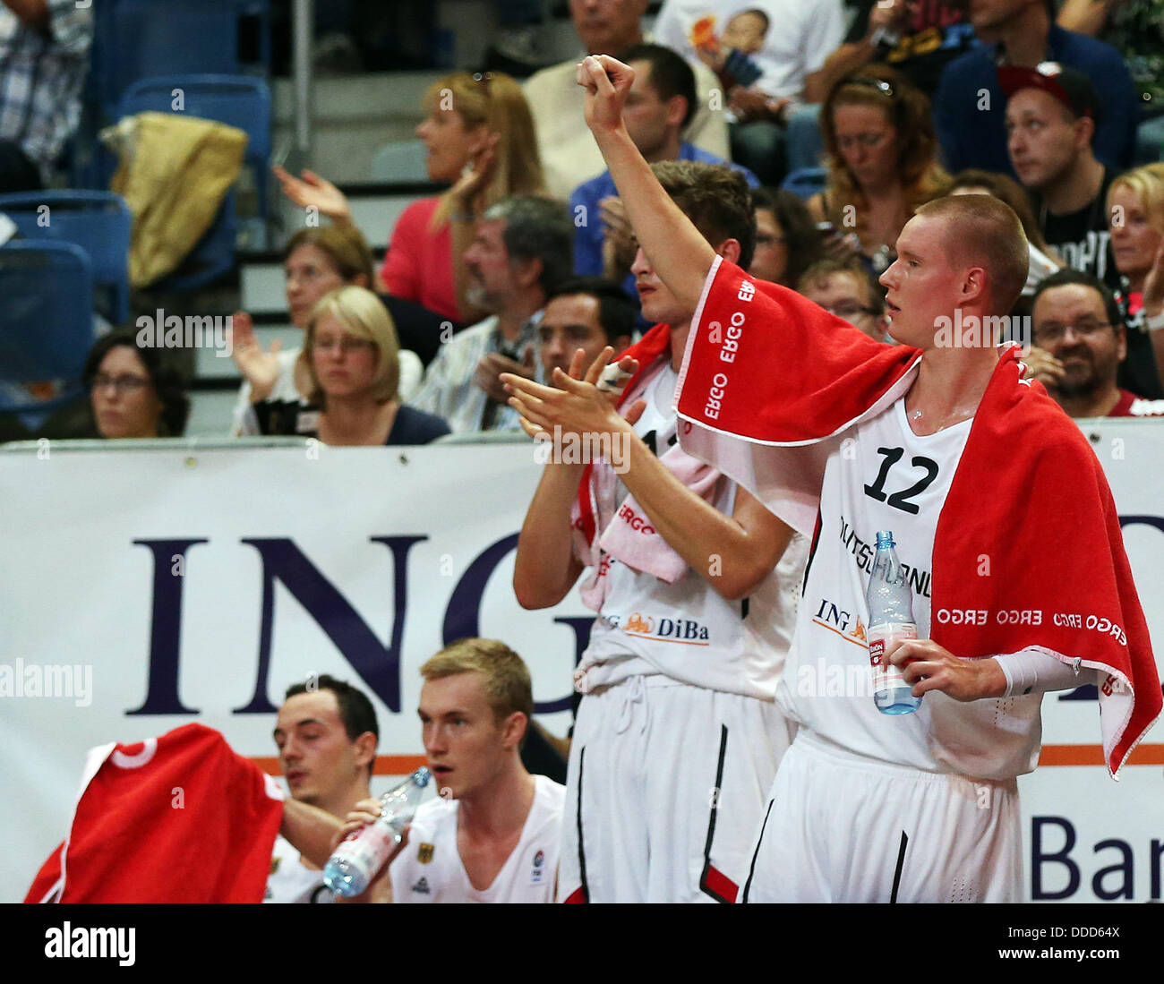 Robin benzing hi-res stock photography and images - Alamy