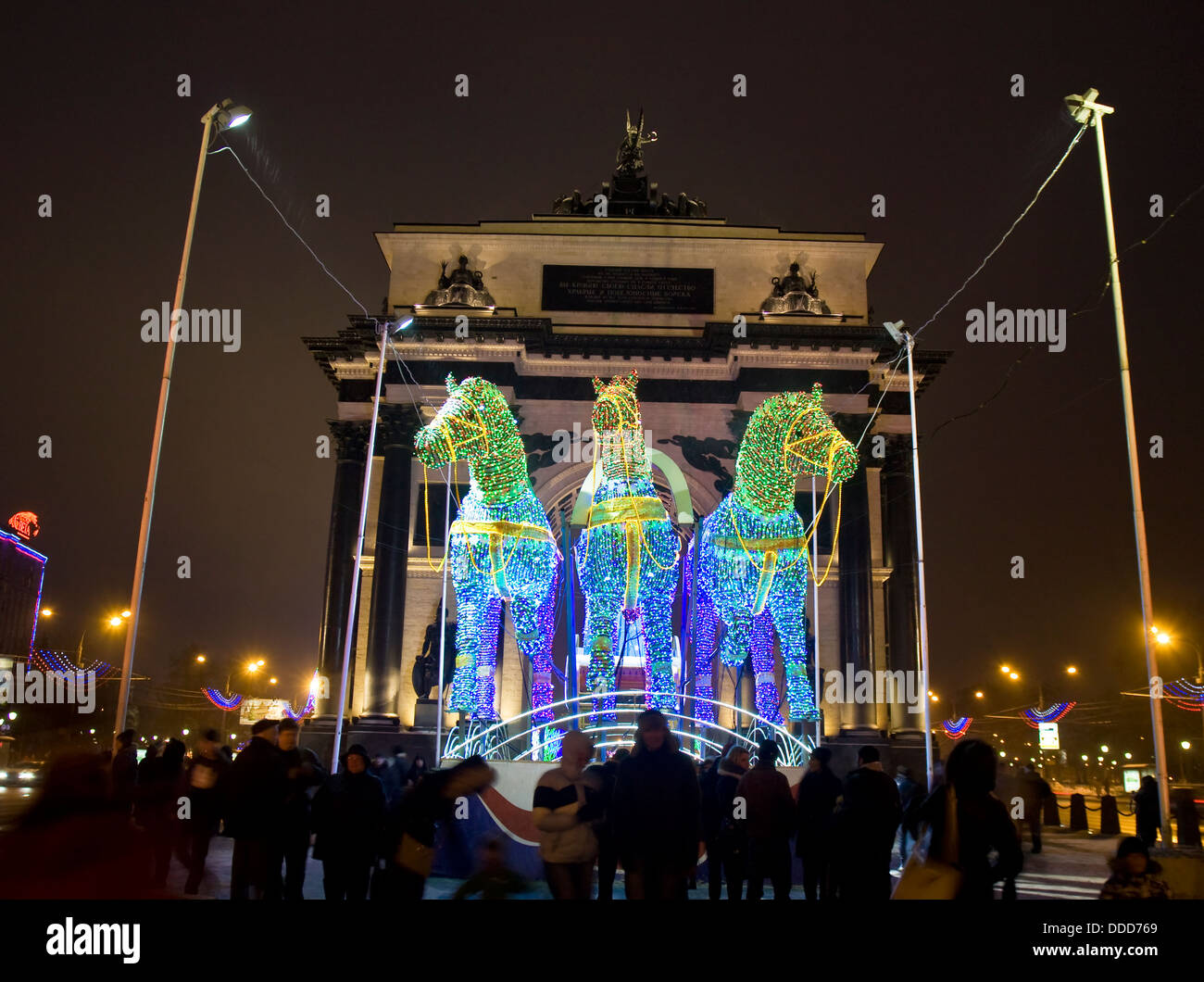 Electric sculpture of Santa Claus with horses near Triumphal arch ...