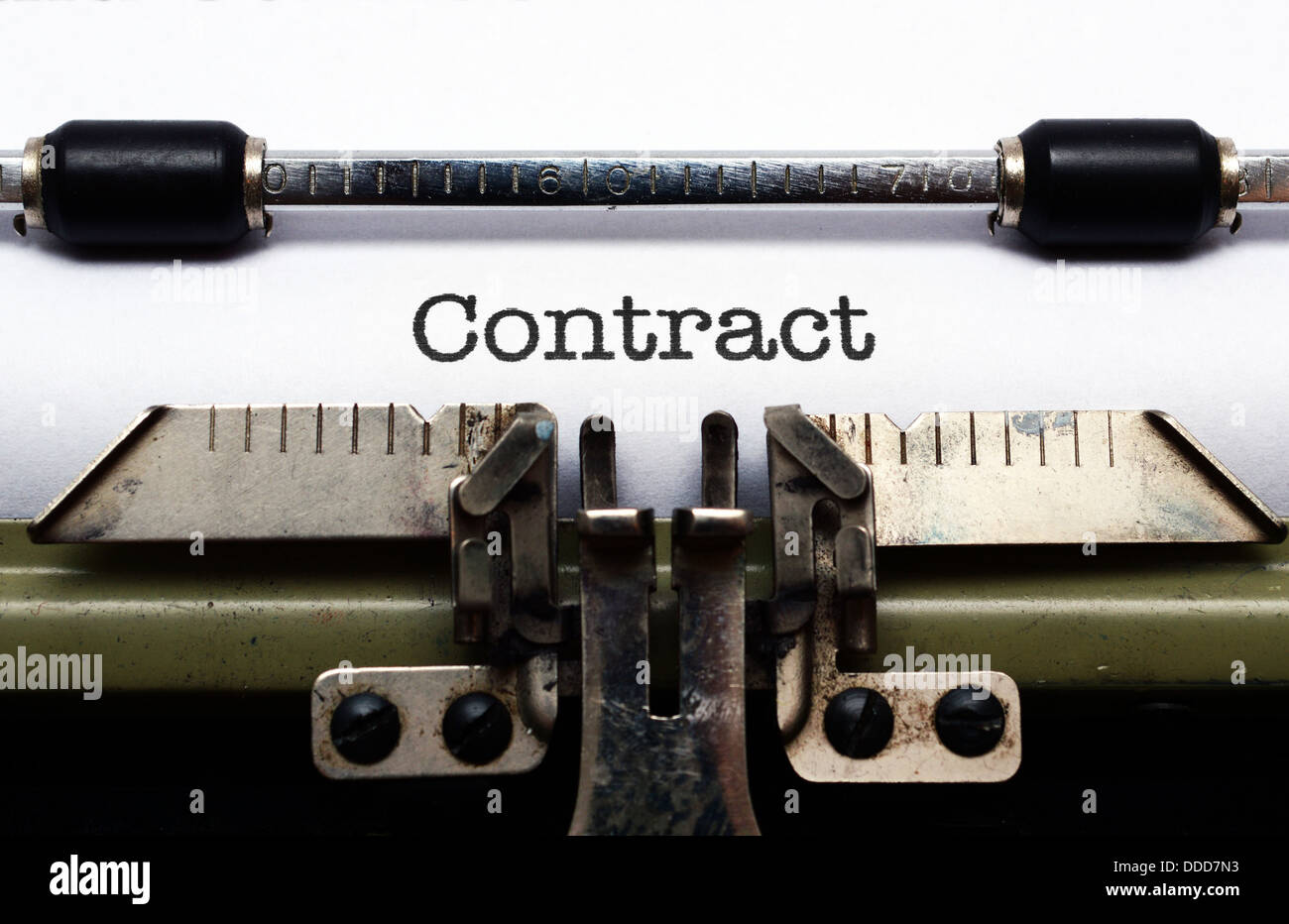 Signing contract document vector hi-res stock photography and images ...