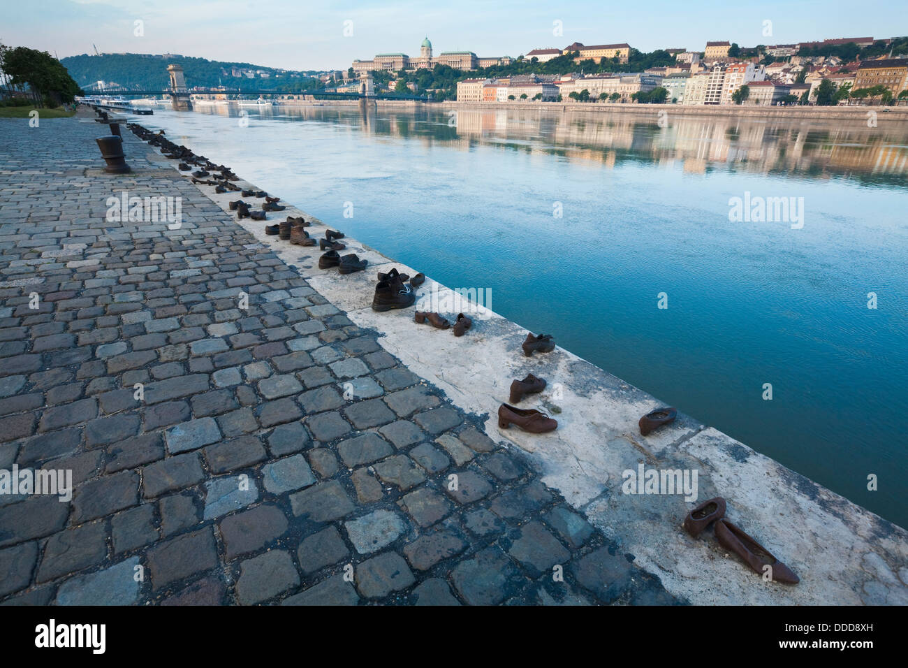 Hungarian landmark, Monument (The Shoes on the Danube Promenade ...
