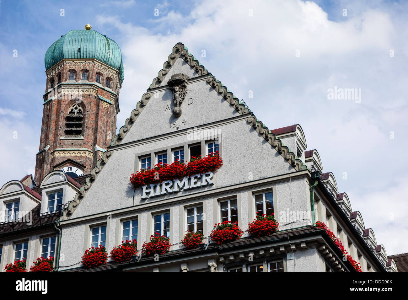 Munich, the department store Hirmer in Neuhauser Strasse, with ...