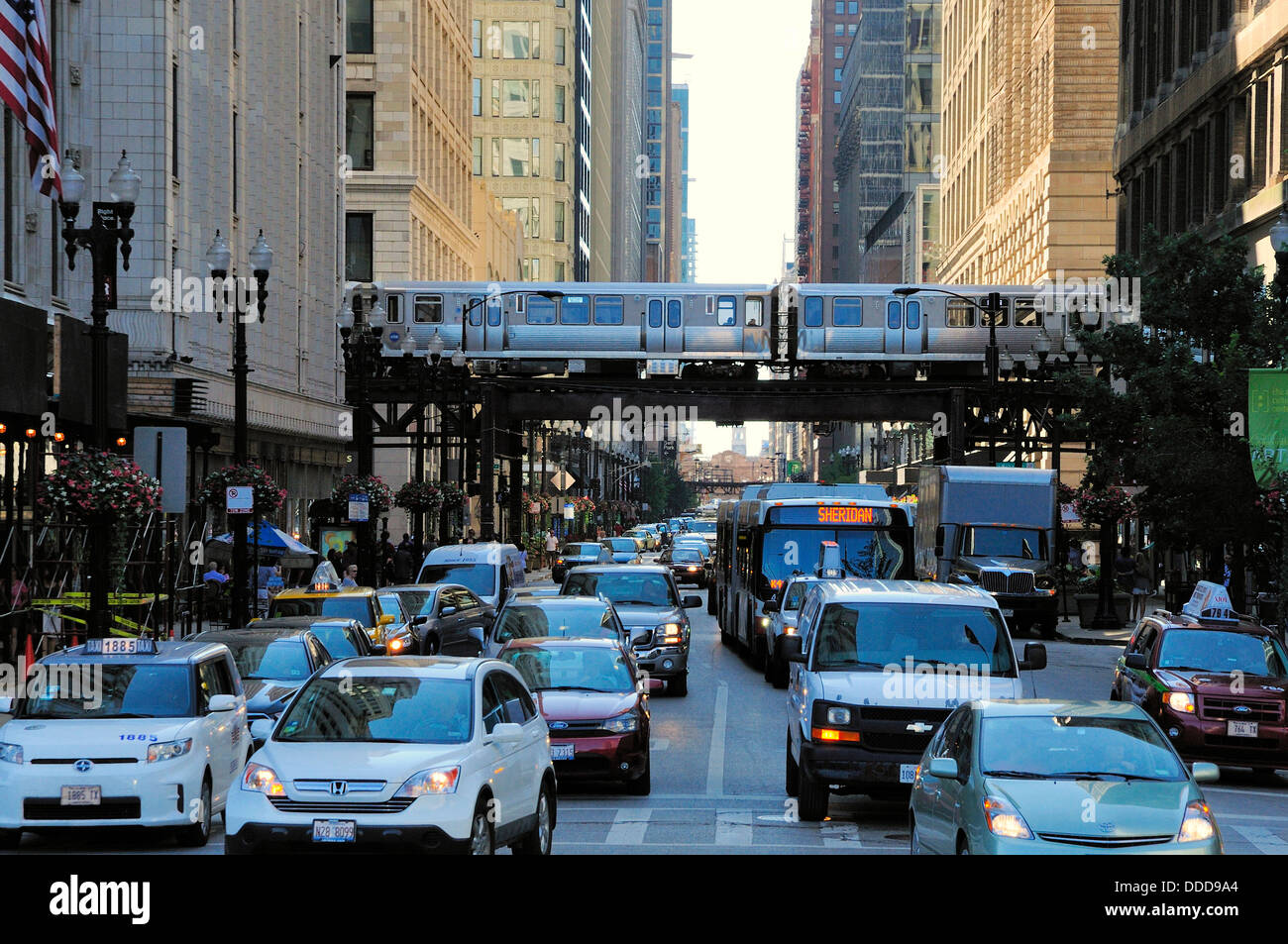 Street view of downtown Chicago Stock Photo - Alamy