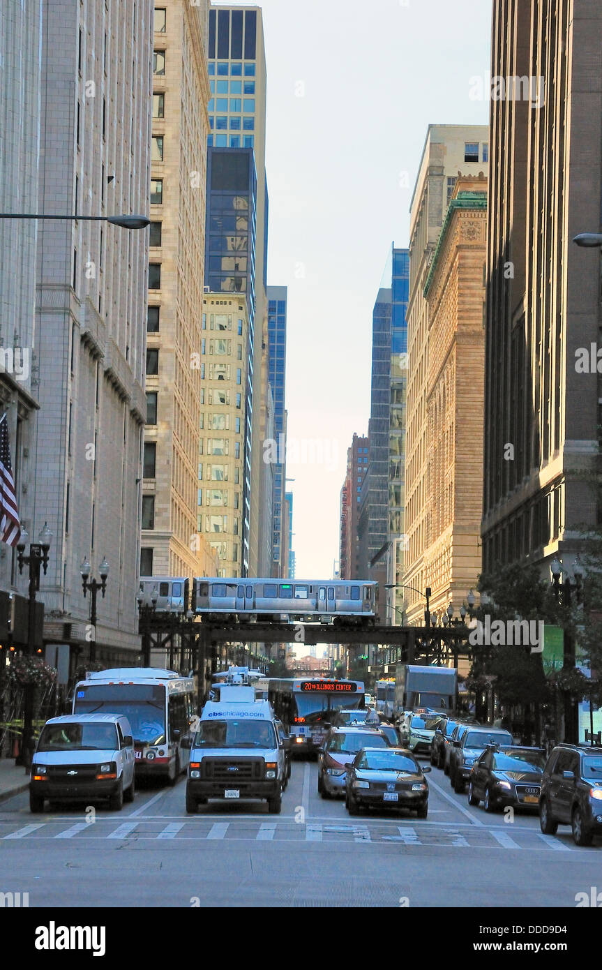 Street view of downtown Chicago Stock Photo - Alamy