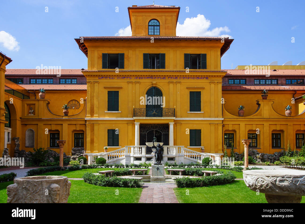 The newly renovated Lenbachhaus in Munich, museum, Bavaria Upper ...