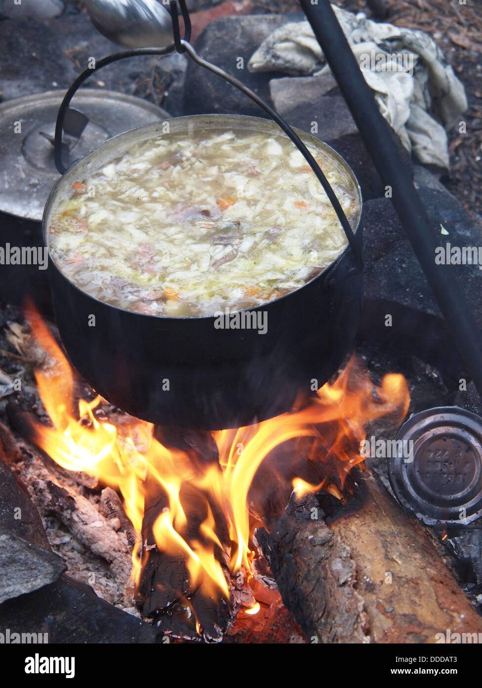 Traditional campfire cooking Stock Photo - Alamy