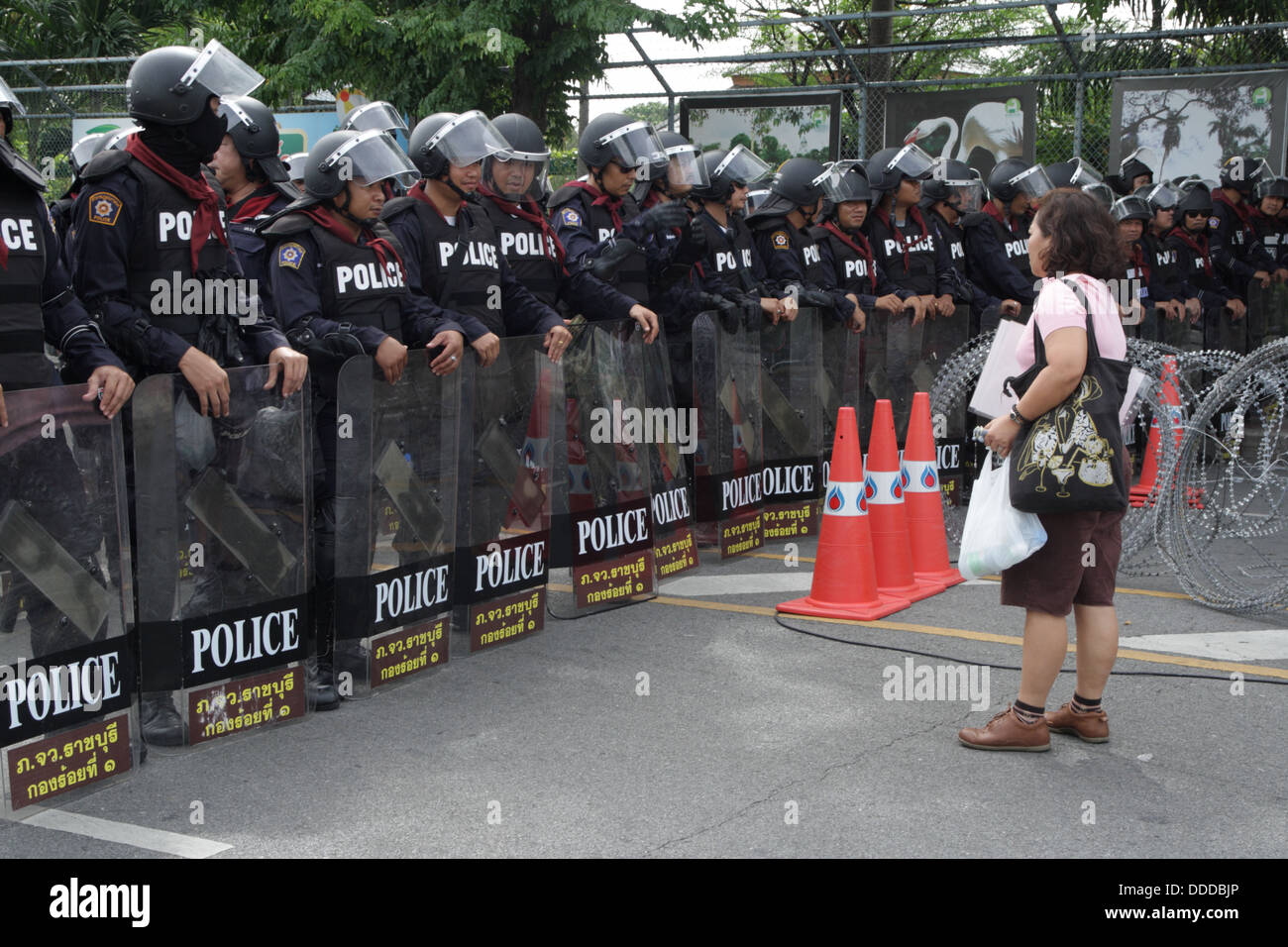 Riot policeman hi-res stock photography and images - Alamy