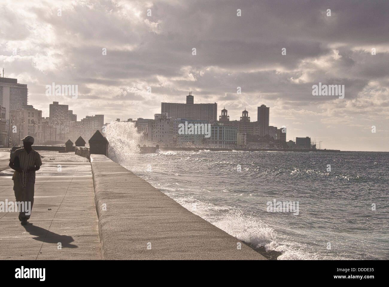 Malecon wall hi-res stock photography and images - Alamy