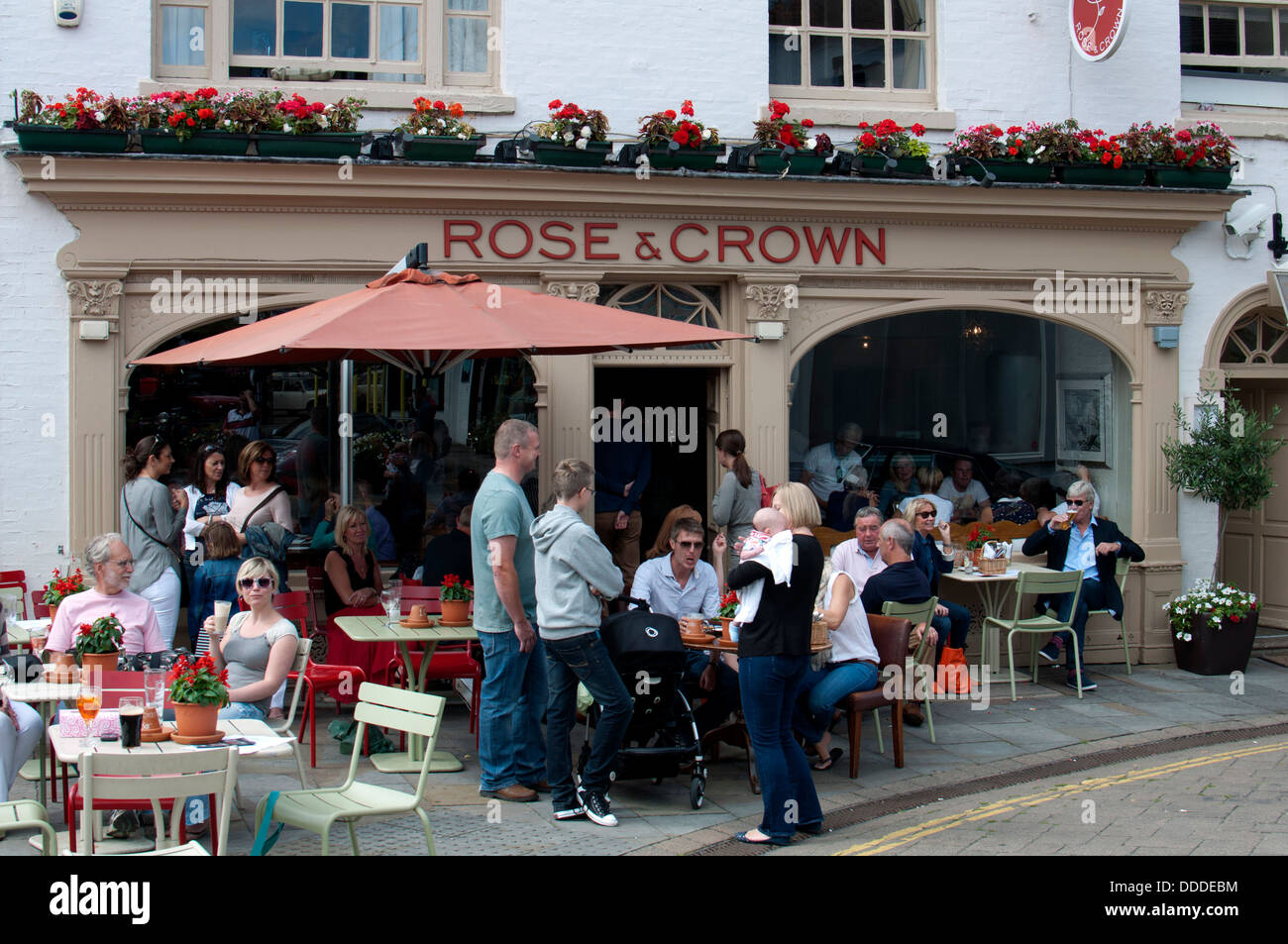 Warwick pub town centre pubs hi-res stock photography and images - Alamy