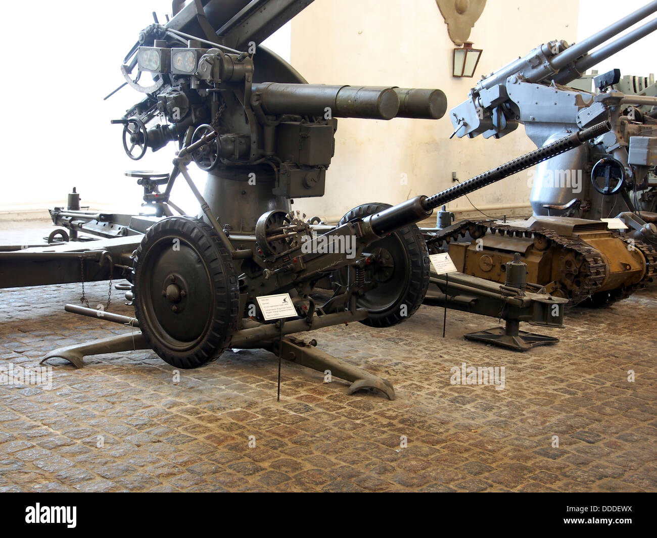 20mm anti aircraft gun hi-res stock photography and images - Alamy