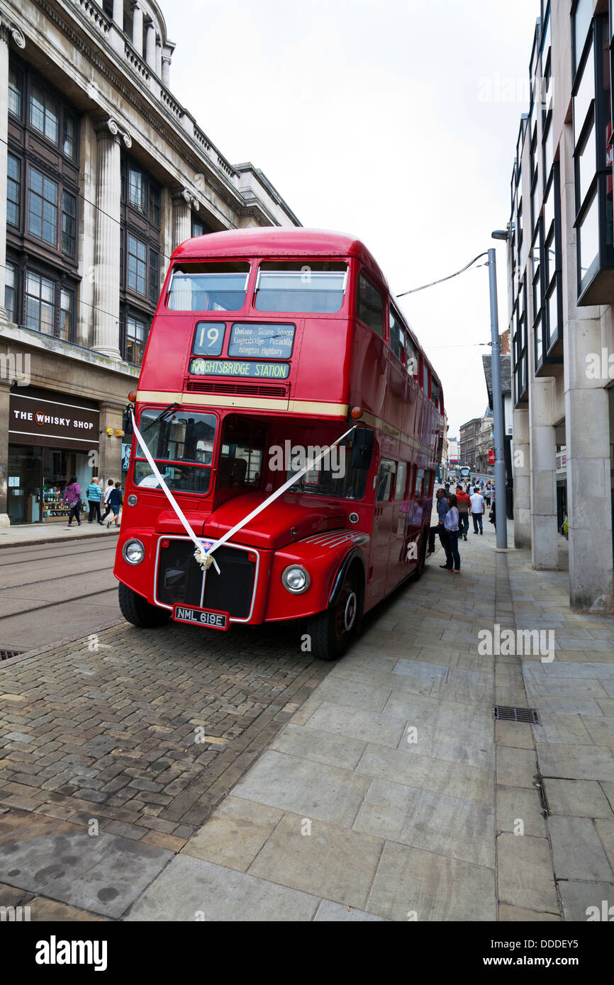 Nottingham bus hi-res stock photography and images - Alamy