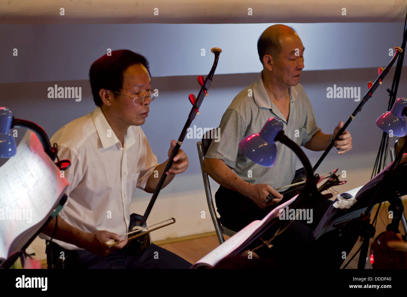 Traditional chinese instruments hi-res stock photography and images - Alamy