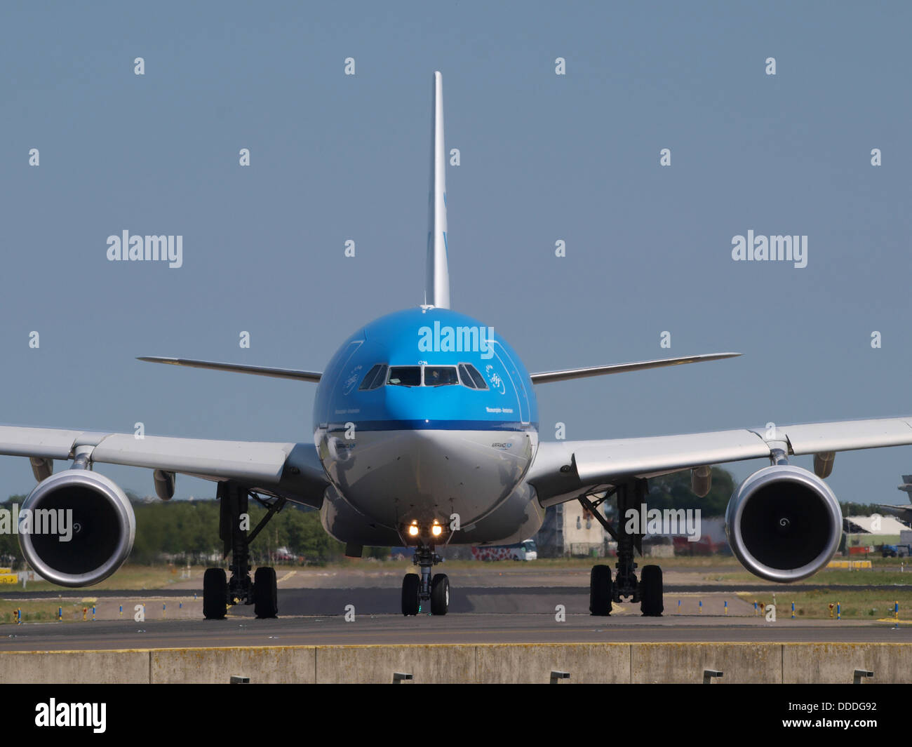 PH-AON is an Airbus A330-203 operated by KLM Royal Dutch Airlines ...
