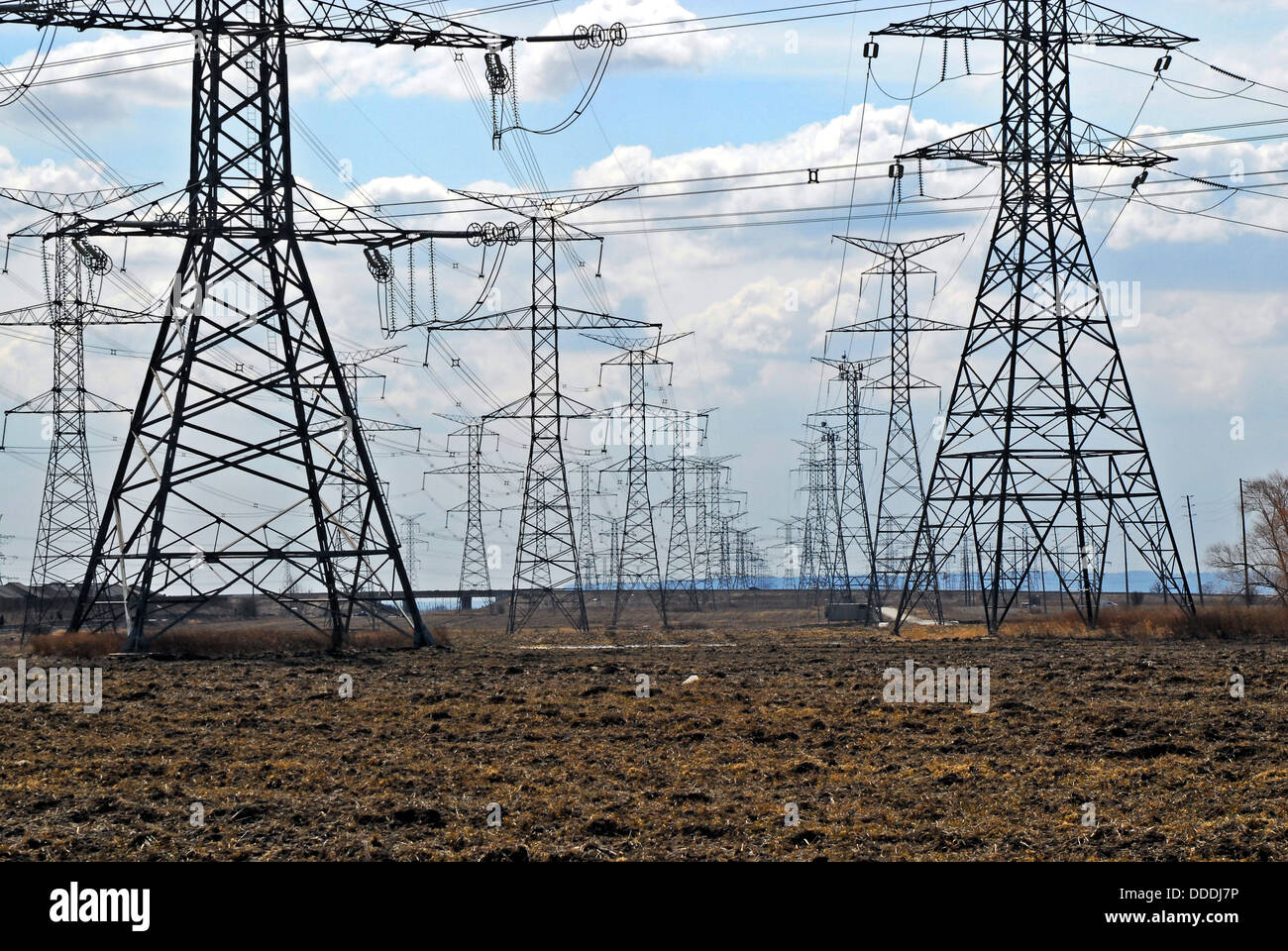 Electrical transmission towers hi-res stock photography and images - Alamy