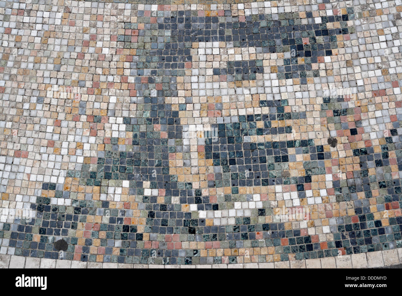 Face mosaic tile hi-res stock photography and images - Alamy