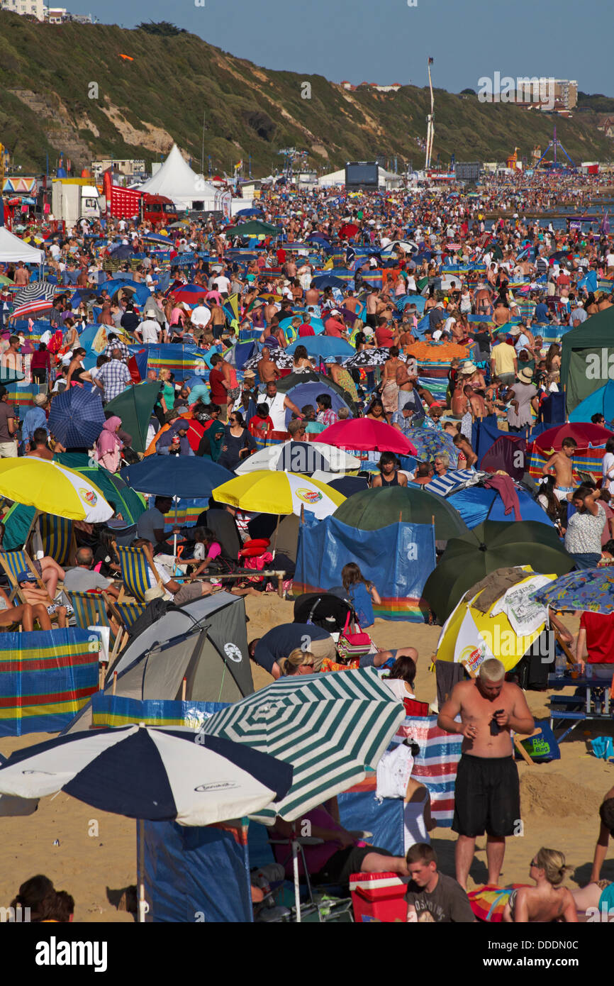 Crowded beach bournemouth england uk hi-res stock photography and ...