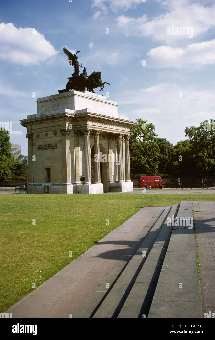 Wellington Arch in Hyde Park, London, England 690629 016 Stock Photo ...