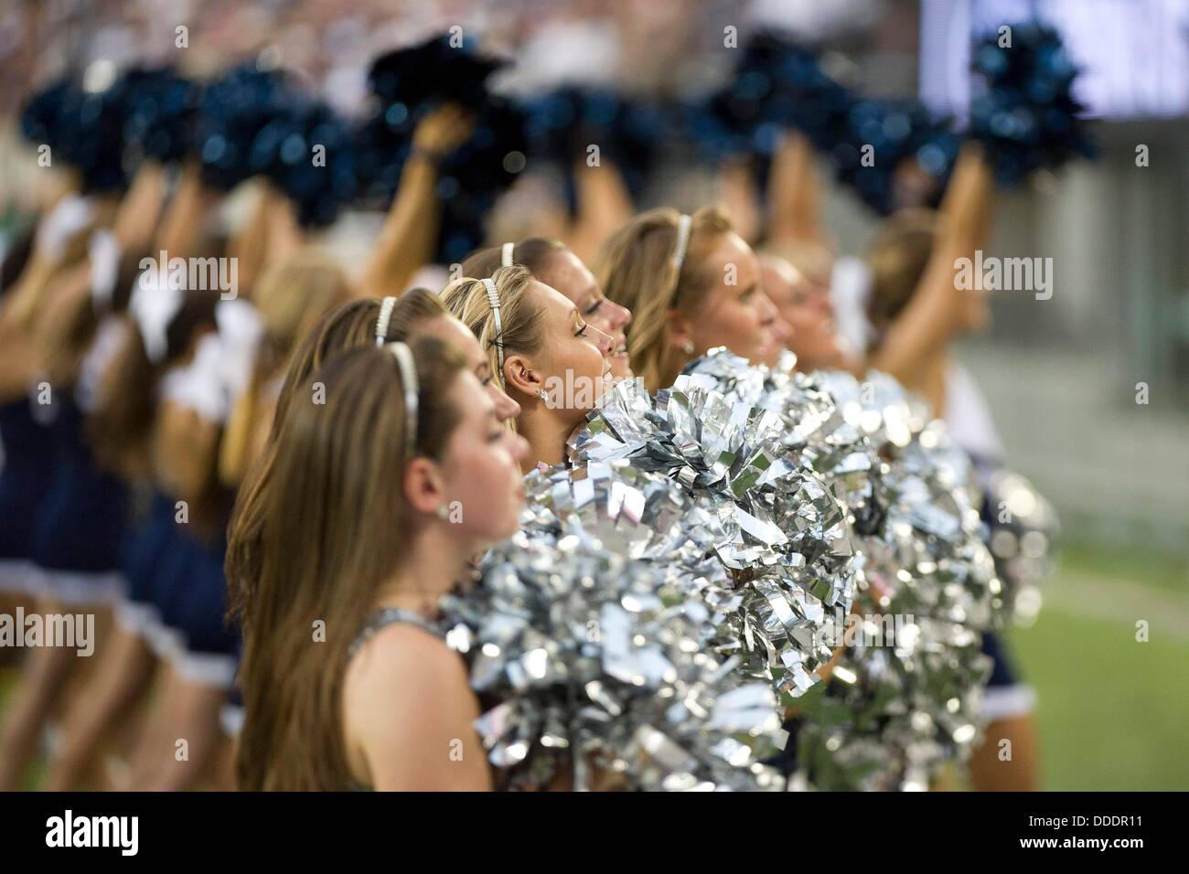 Penn state cheerleaders hi-res stock photography and images - Alamy