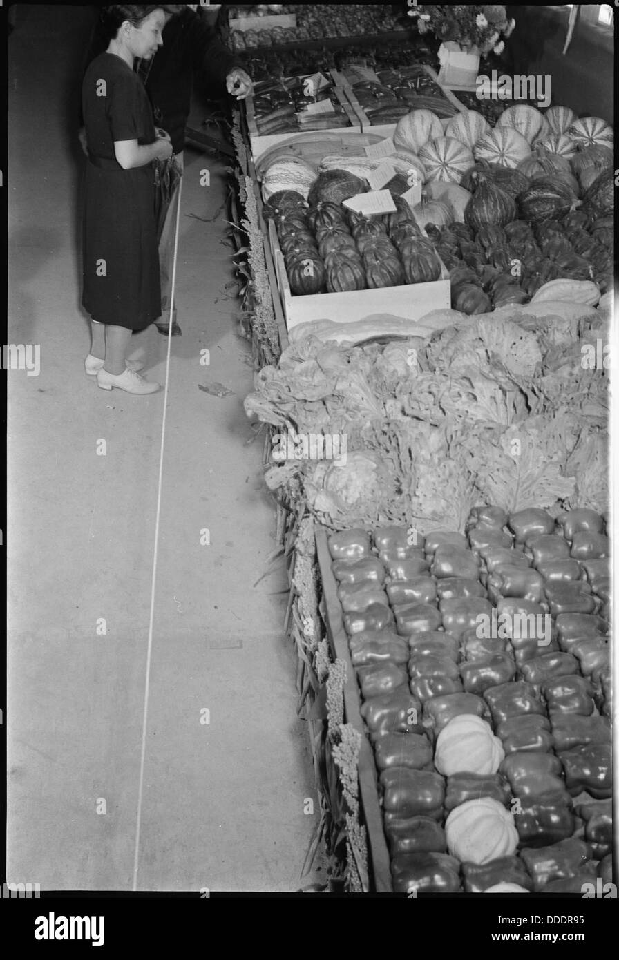 Vegetable world Black and White Stock Photos & Images - Alamy