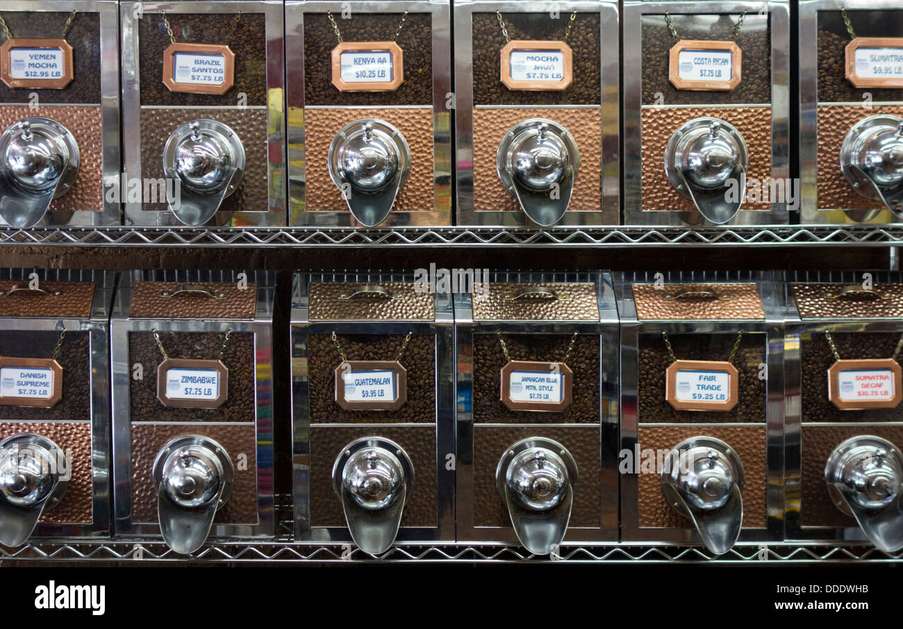 Copper containers hi-res stock photography and images - Alamy