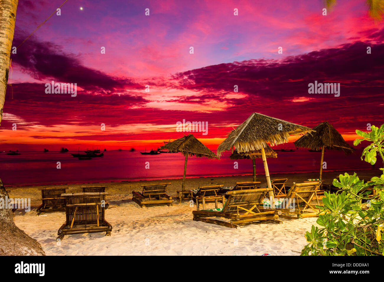 Bright hot sun sets over hi-res stock photography and images - Alamy