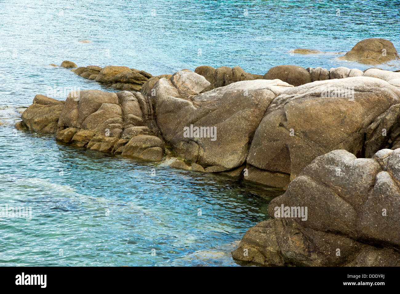 Waves water rocks hi-res stock photography and images - Alamy