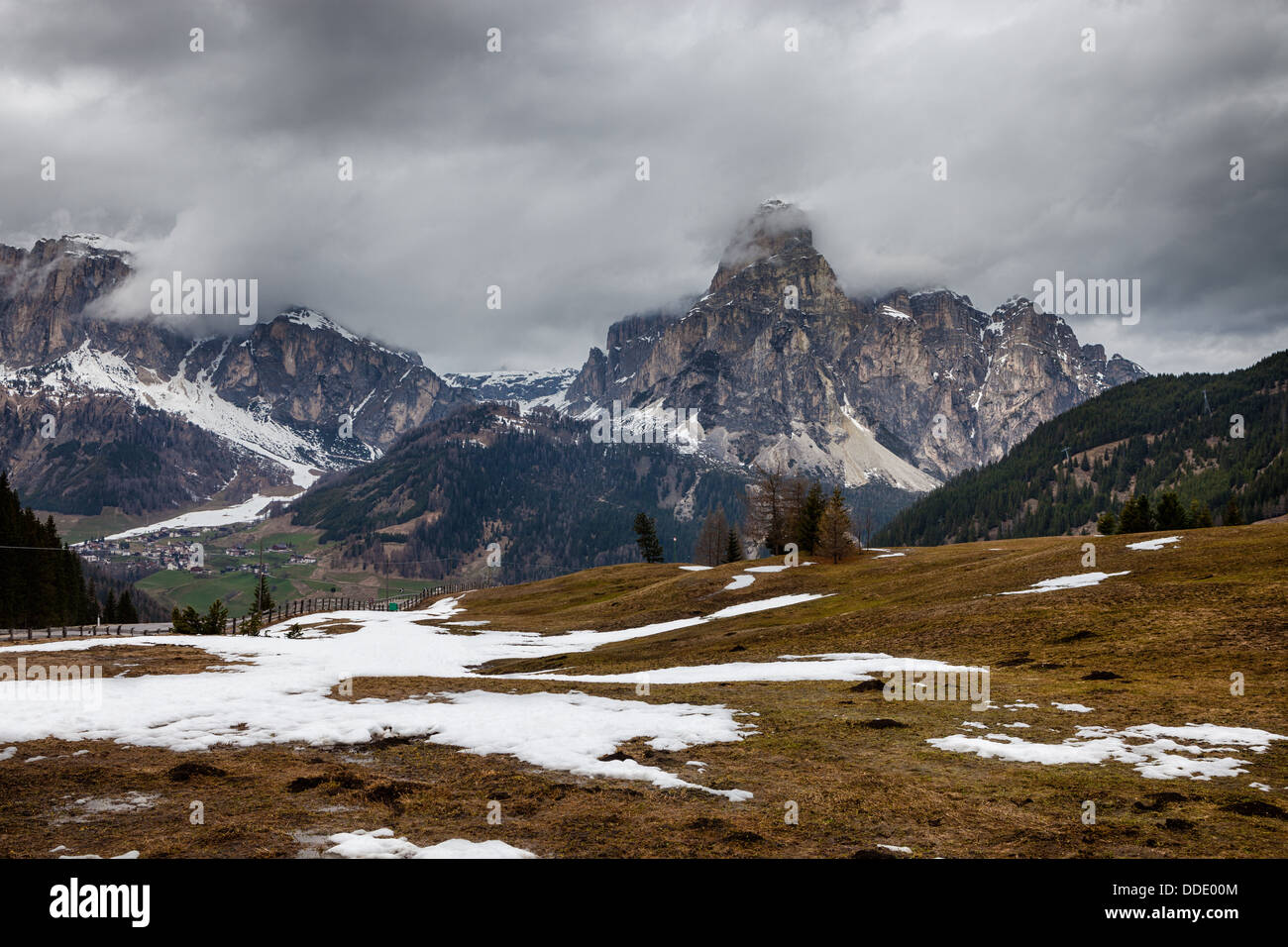 Summer landscape on italian dolomites hi-res stock photography and ...