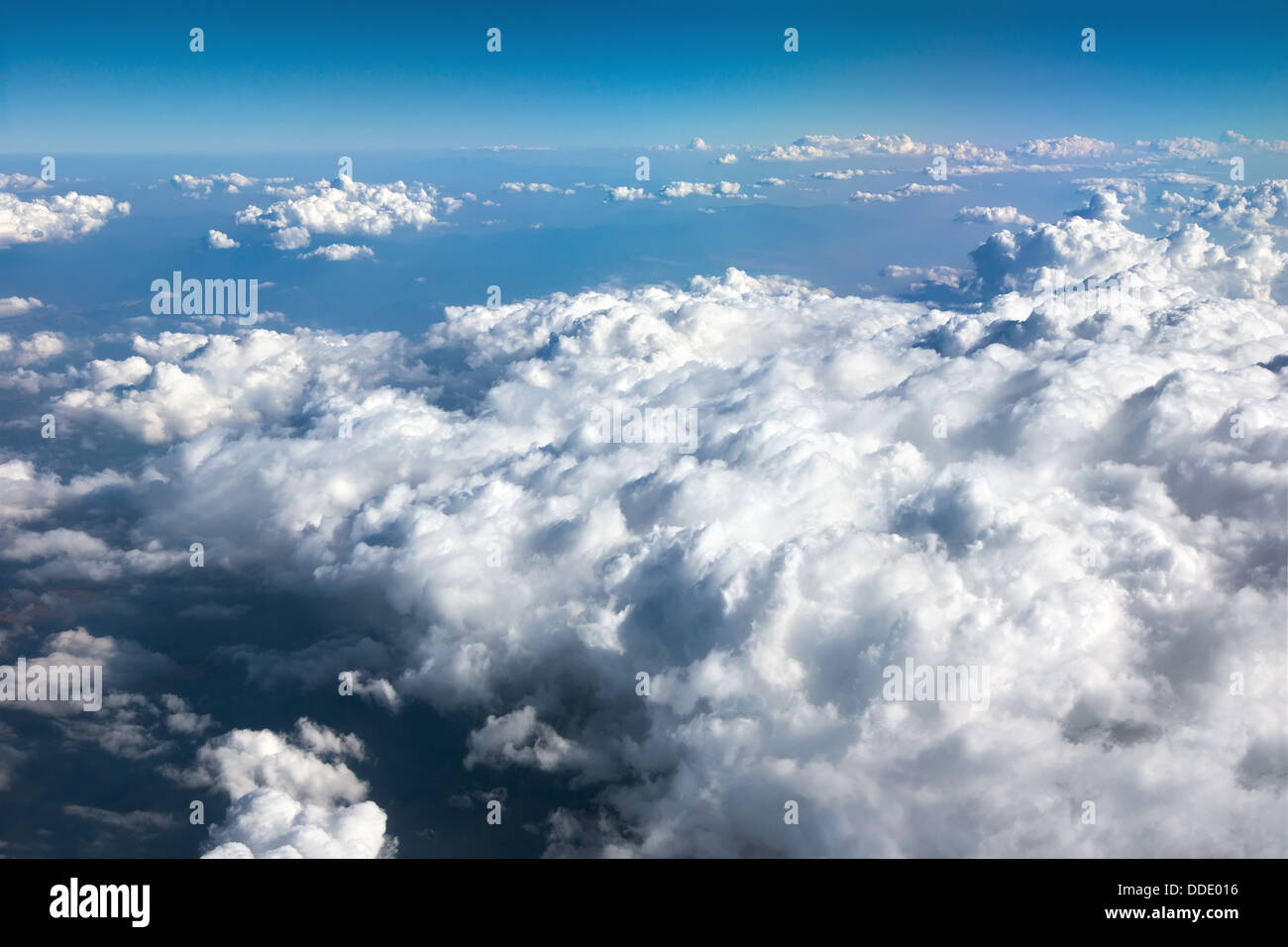Horizon over clouds hi-res stock photography and images - Alamy
