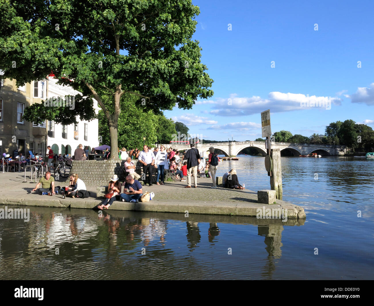 Richmond river london summer hi-res stock photography and images - Alamy