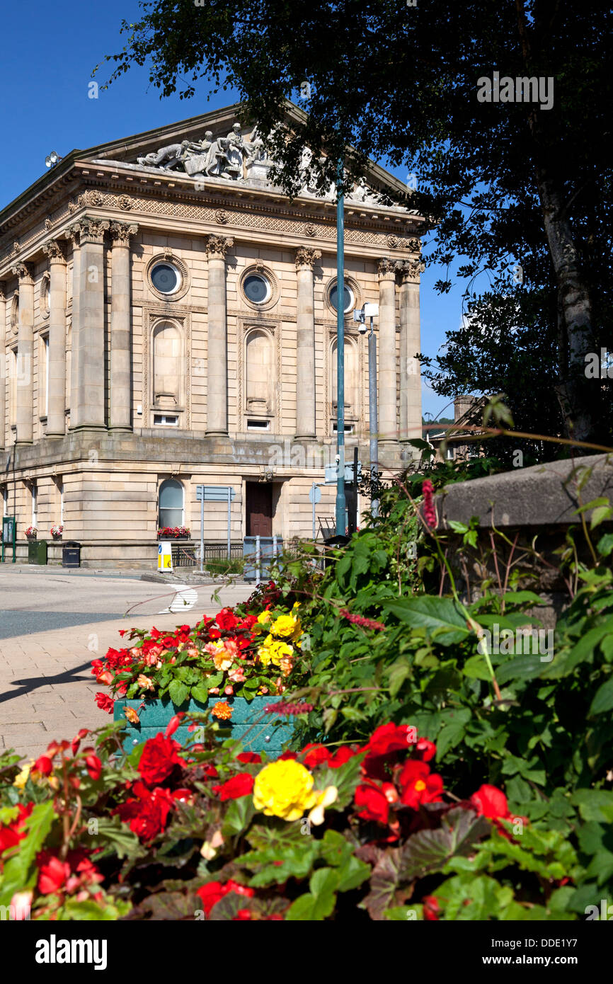 Town hall todmorden west yorkshire hi-res stock photography and images ...