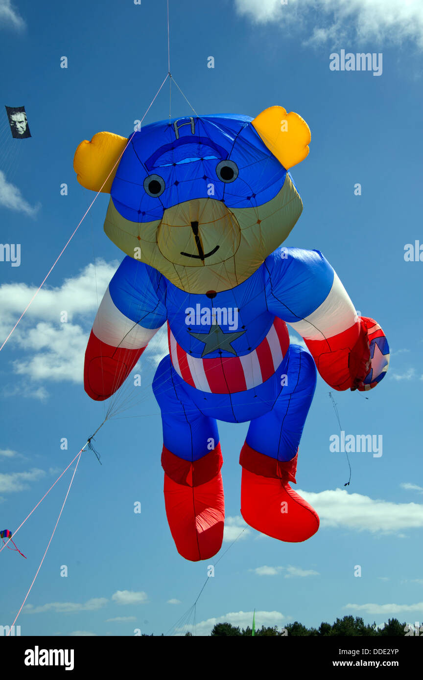 Bristol International Kite Festival, including the world's largest kite ...