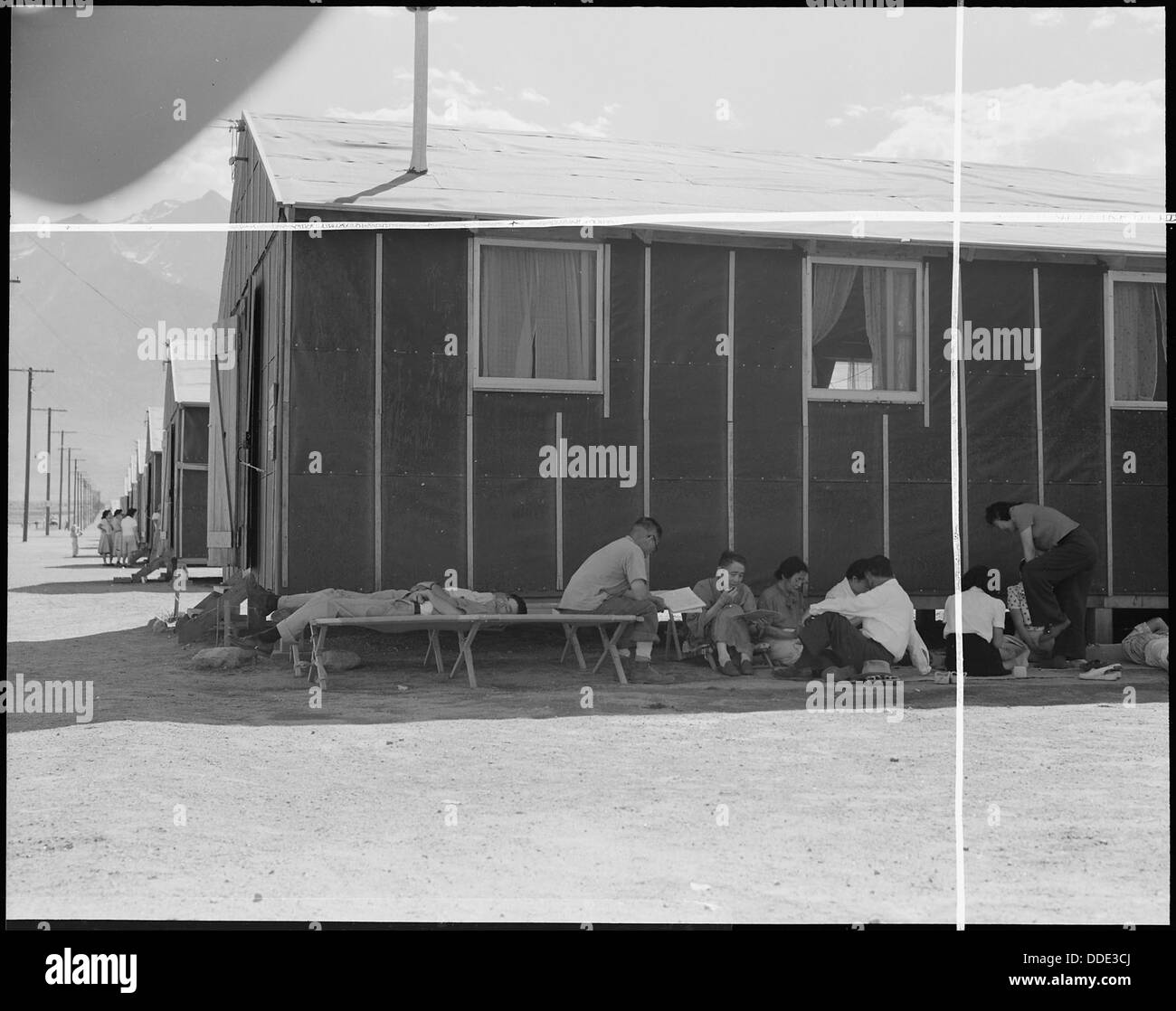 A historical photo of evacuees at the Manzanar War Relocation Center in ...