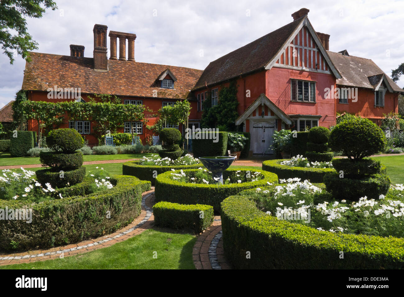 Gardens at Wyken Hall, Elizabethan Manor house in Suffolk, England ...