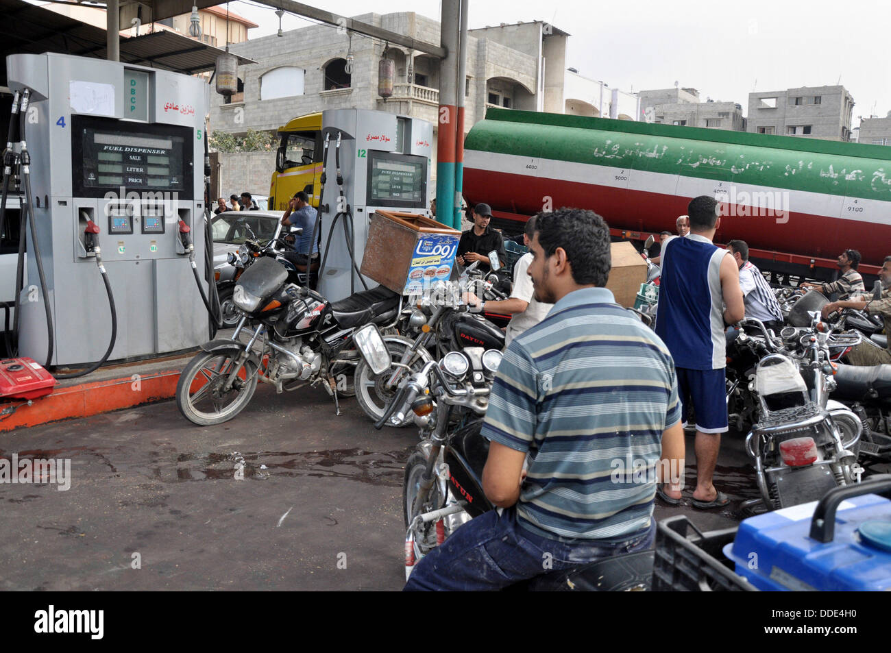 Petrol crisis egypt hi-res stock photography and images - Alamy