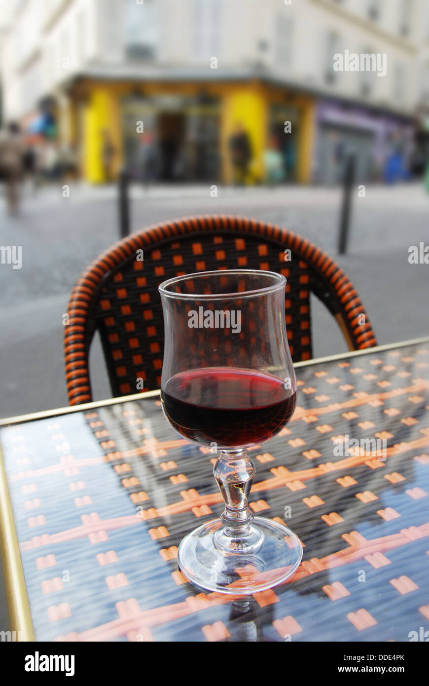 French cafe drinking red wine france hi-res stock photography and ...