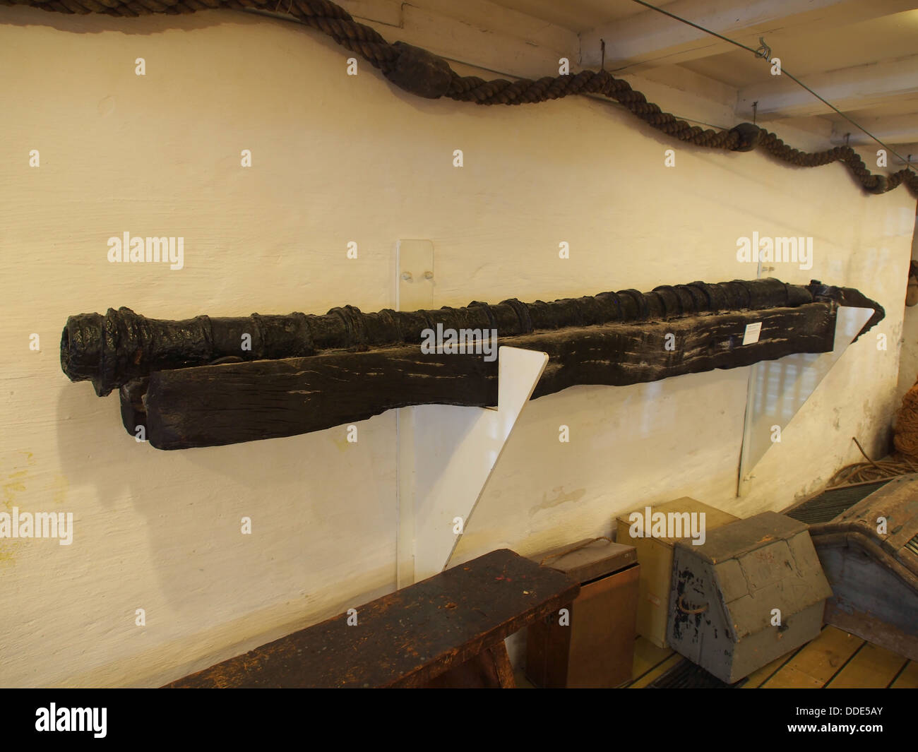 Breech loading hi-res stock photography and images - Alamy