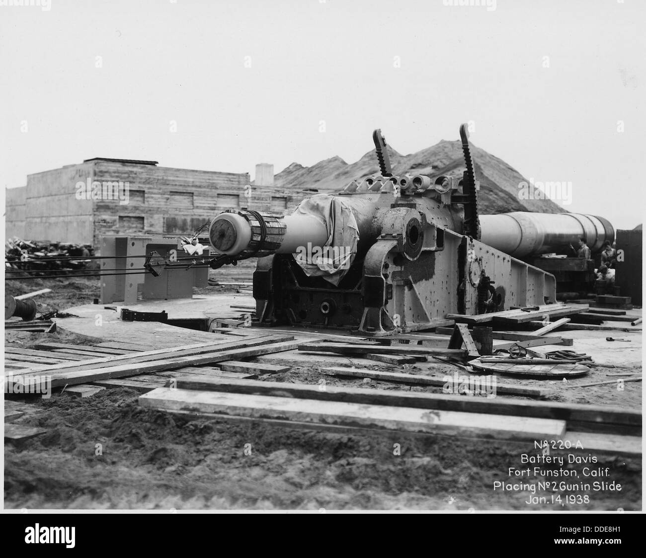 2 gun davis hi-res stock photography and images - Alamy