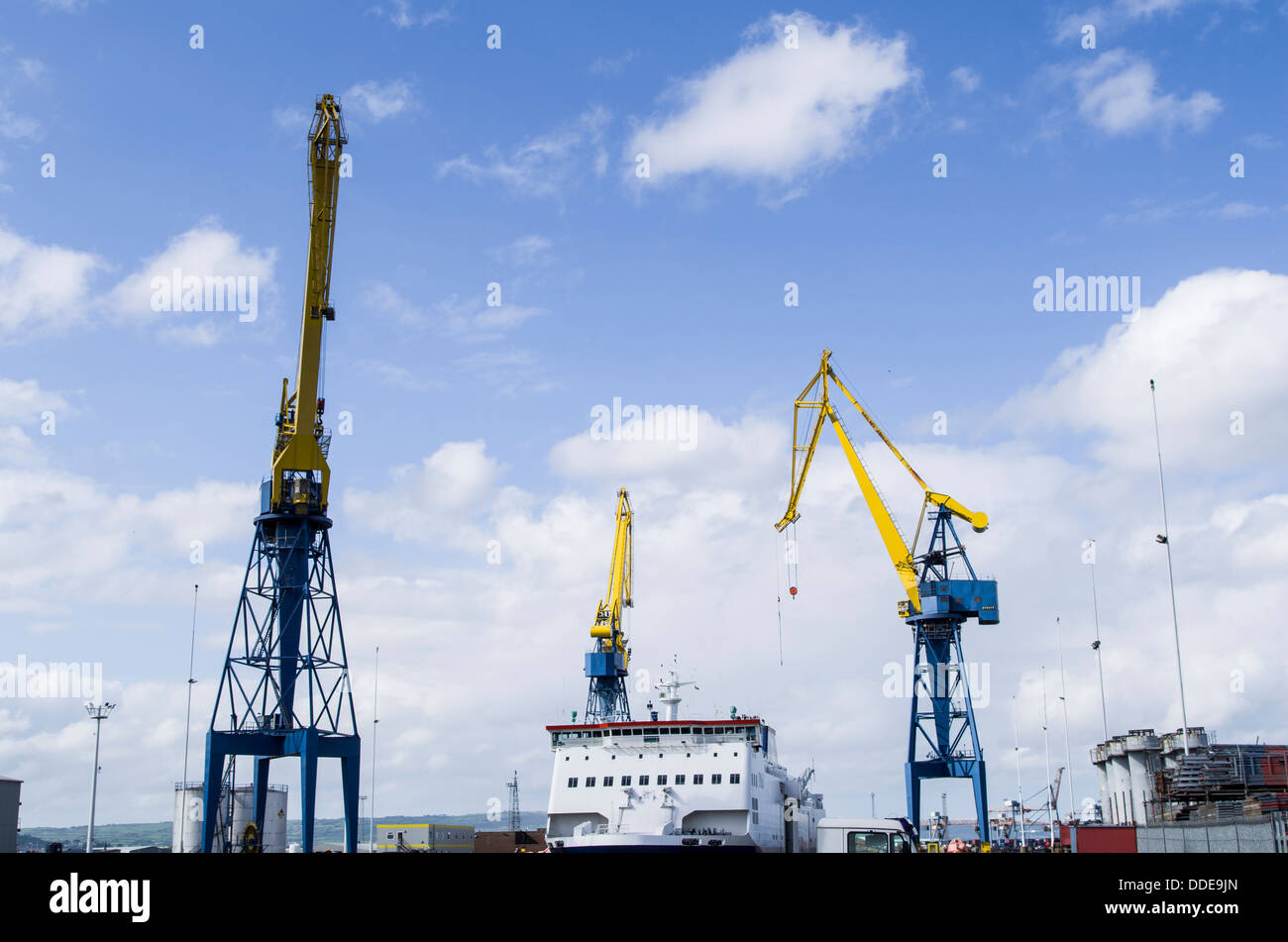 Belfast docks hi-res stock photography and images - Alamy
