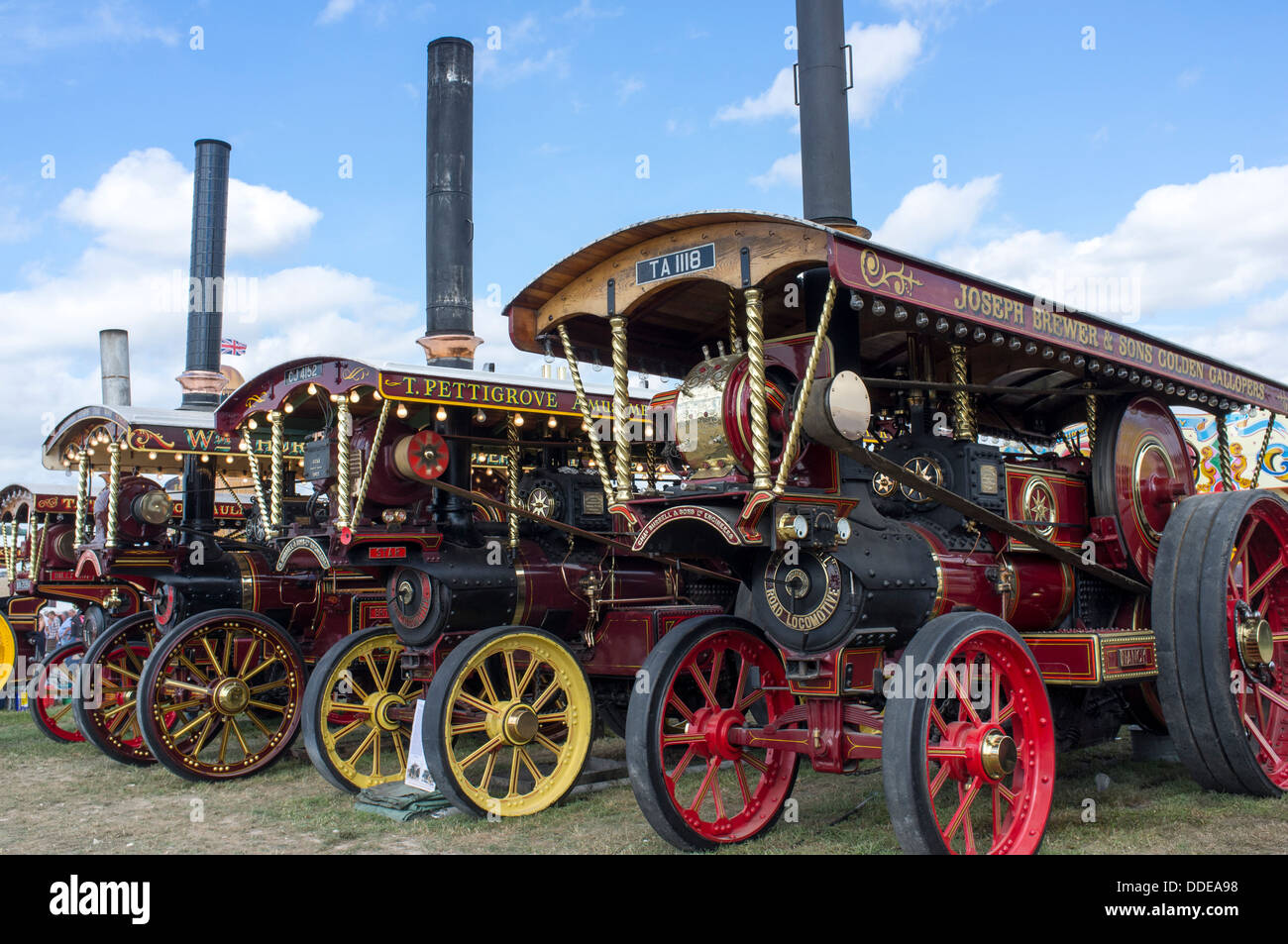 Blue traction engine hi-res stock photography and images - Alamy