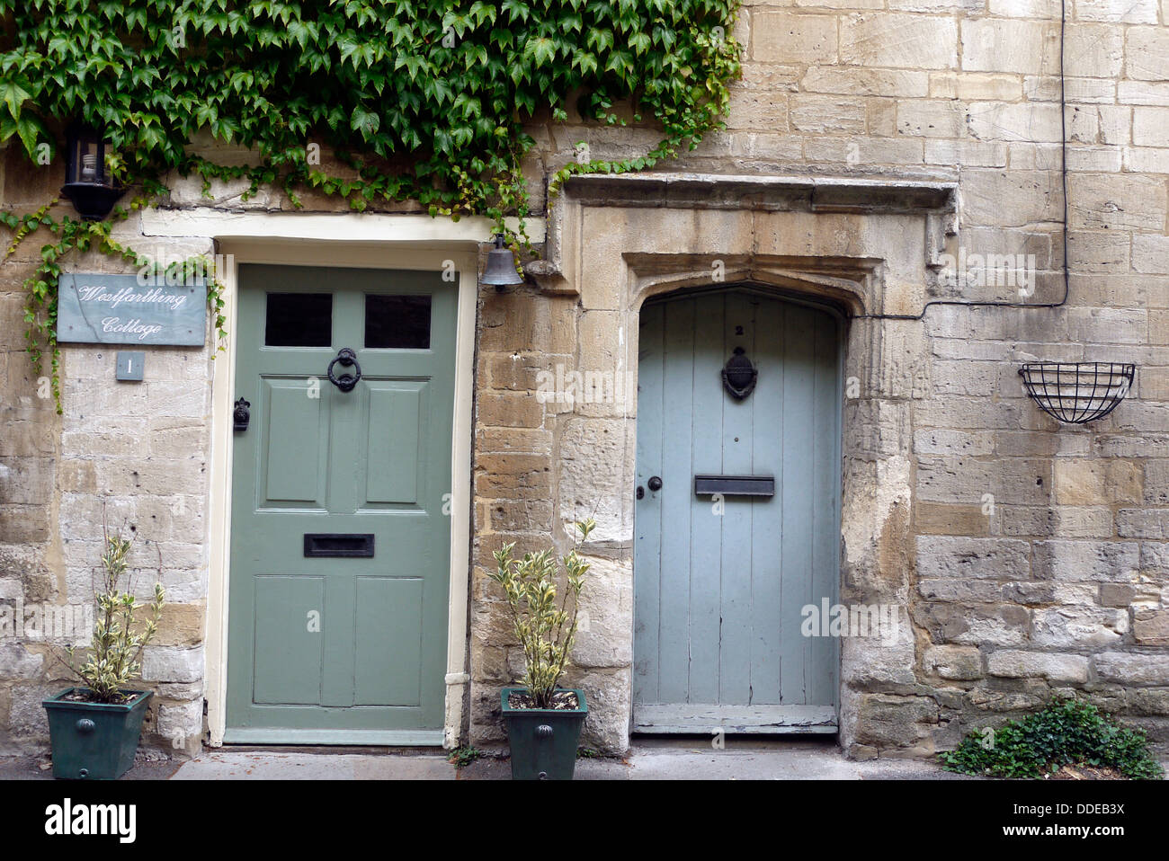 Cotswolds and doors hi-res stock photography and images - Alamy