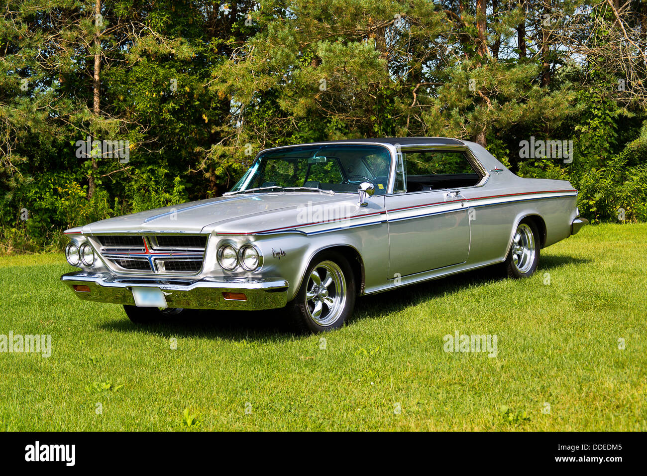 Chrysler 300 4 Puertas 1964 Chrysler 300 1964 Hi Res Stock Photography