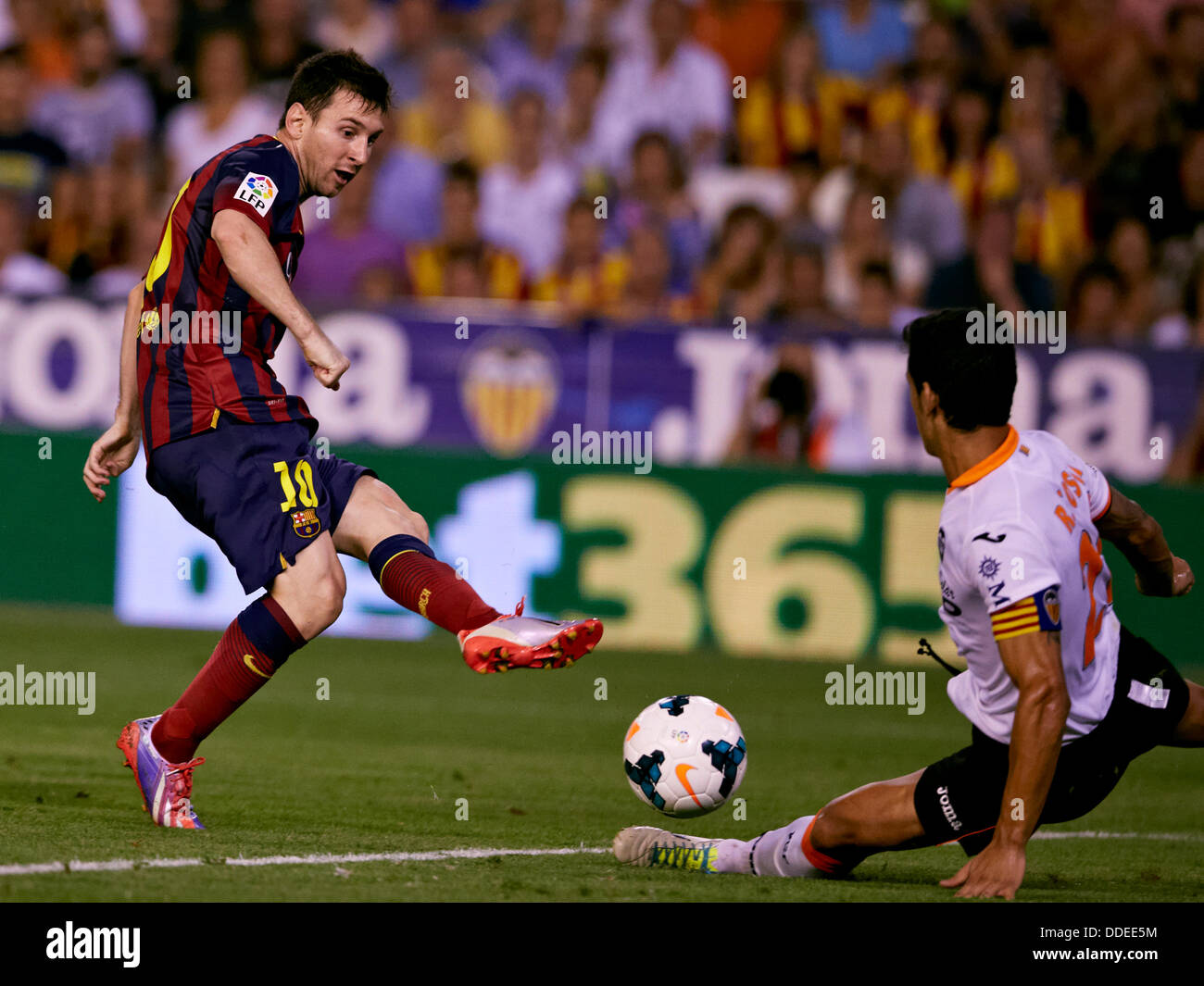 Lionel Messi Action Images High Resolution Stock Photography and Images ...