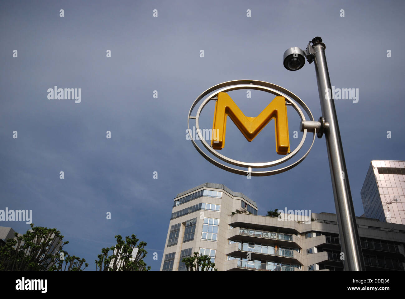 Paris metro sign france icon iconic hi-res stock photography and images ...