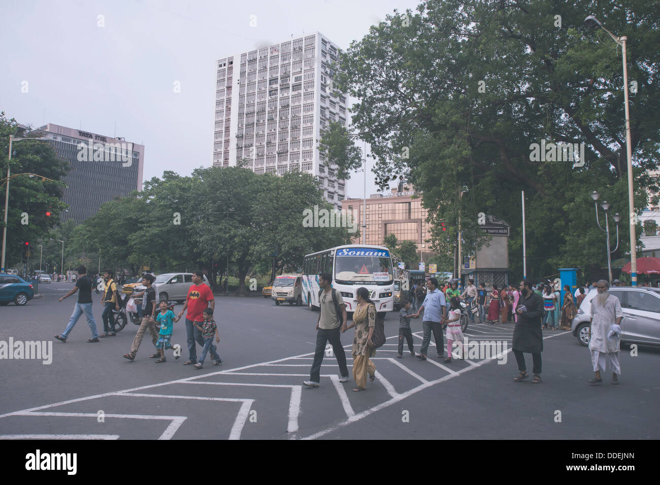 children busy street Stock Photo - Alamy