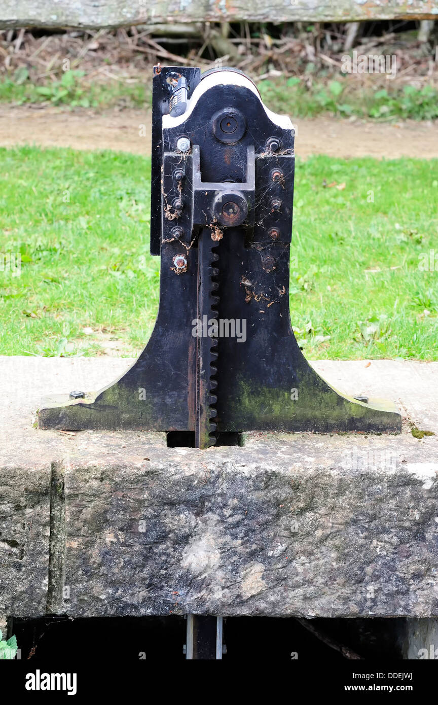 Ratchet mechanism hi-res stock photography and images - Alamy