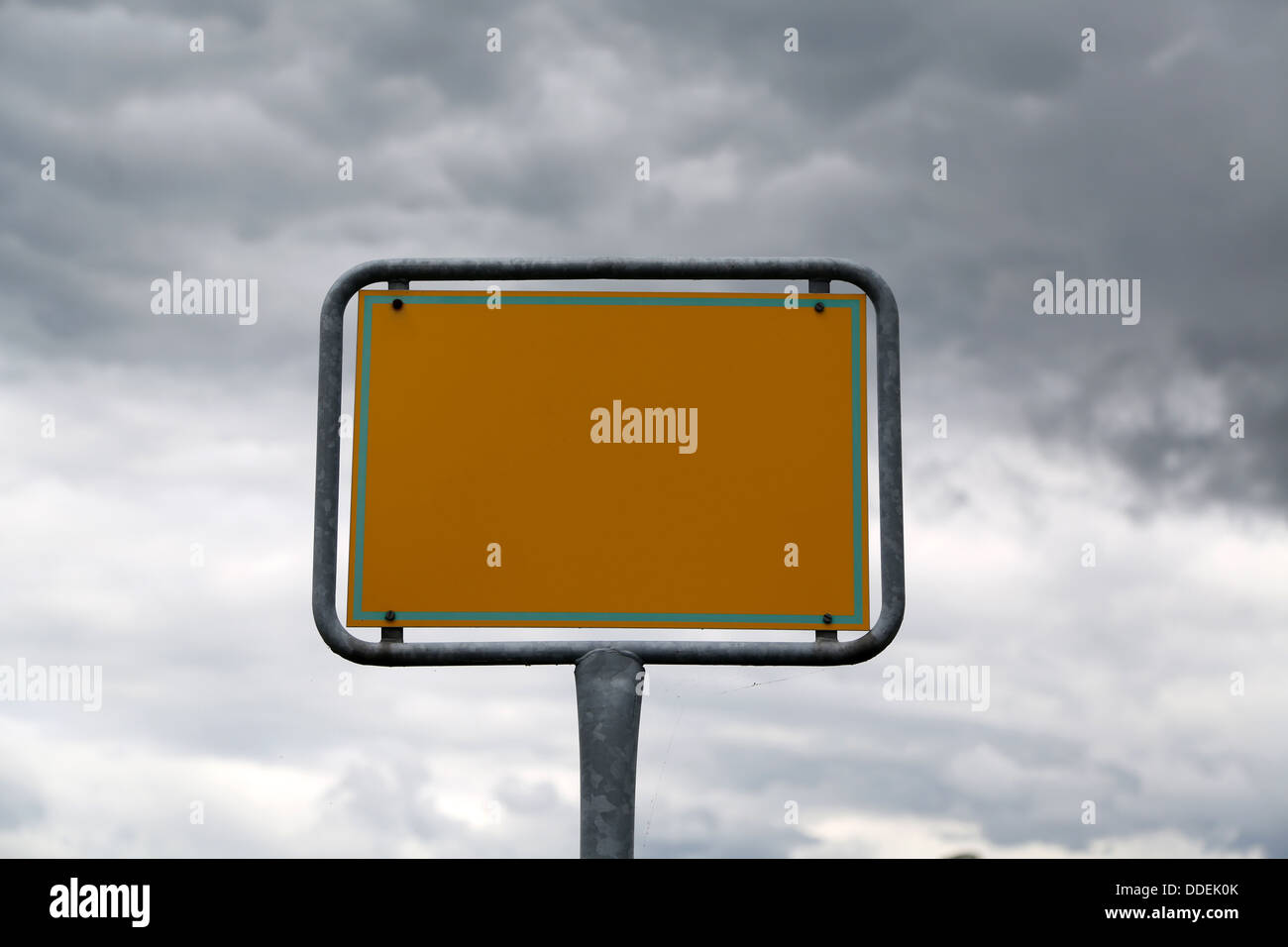 Street sign blank hi-res stock photography and images - Alamy