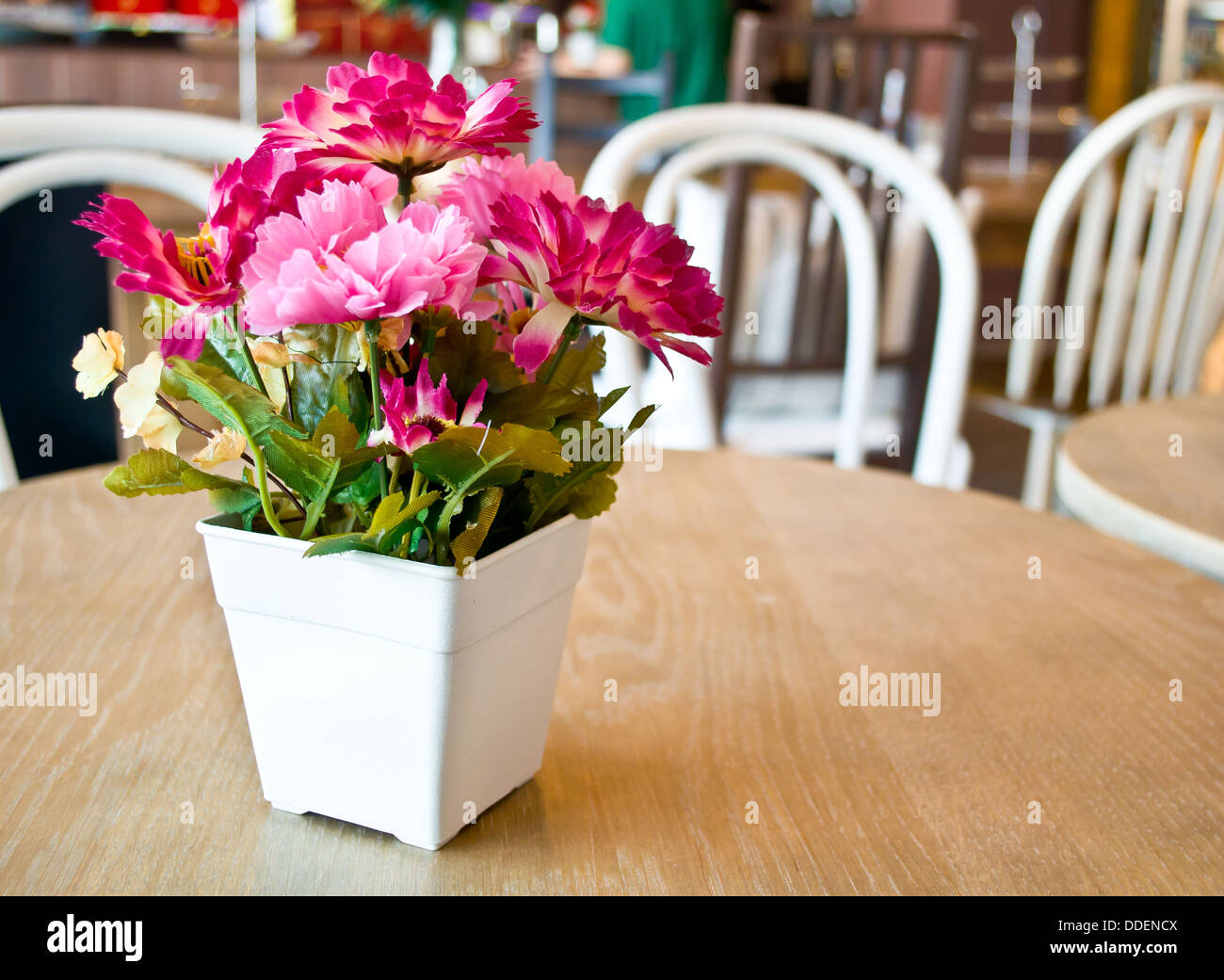 Desk flower hi-res stock photography and images - Alamy