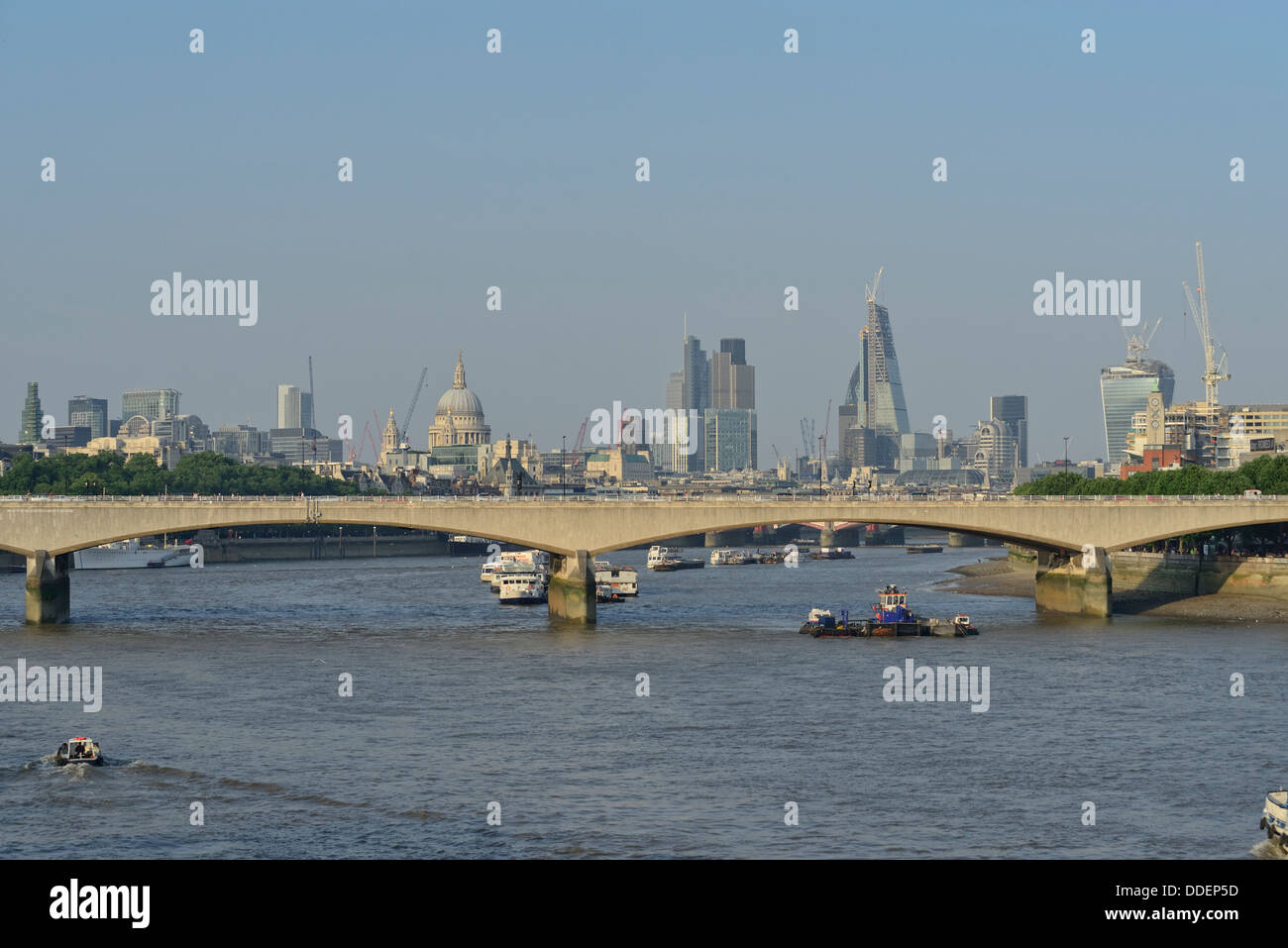 Waterloo place buildings hi-res stock photography and images - Alamy